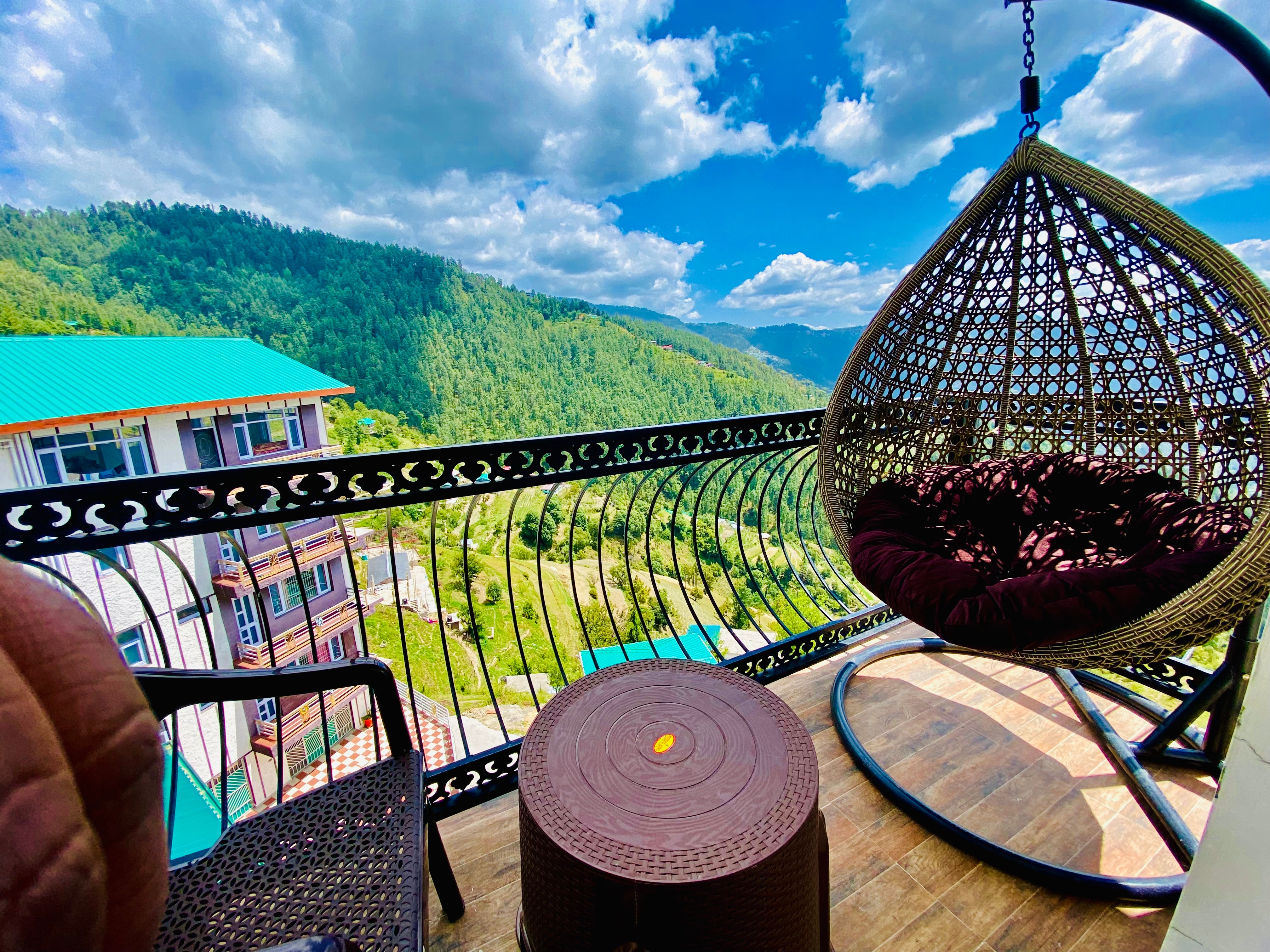 Staynest Royal Ace Mashobra 𝗕𝗢𝗢𝗞 Shimla Homestay