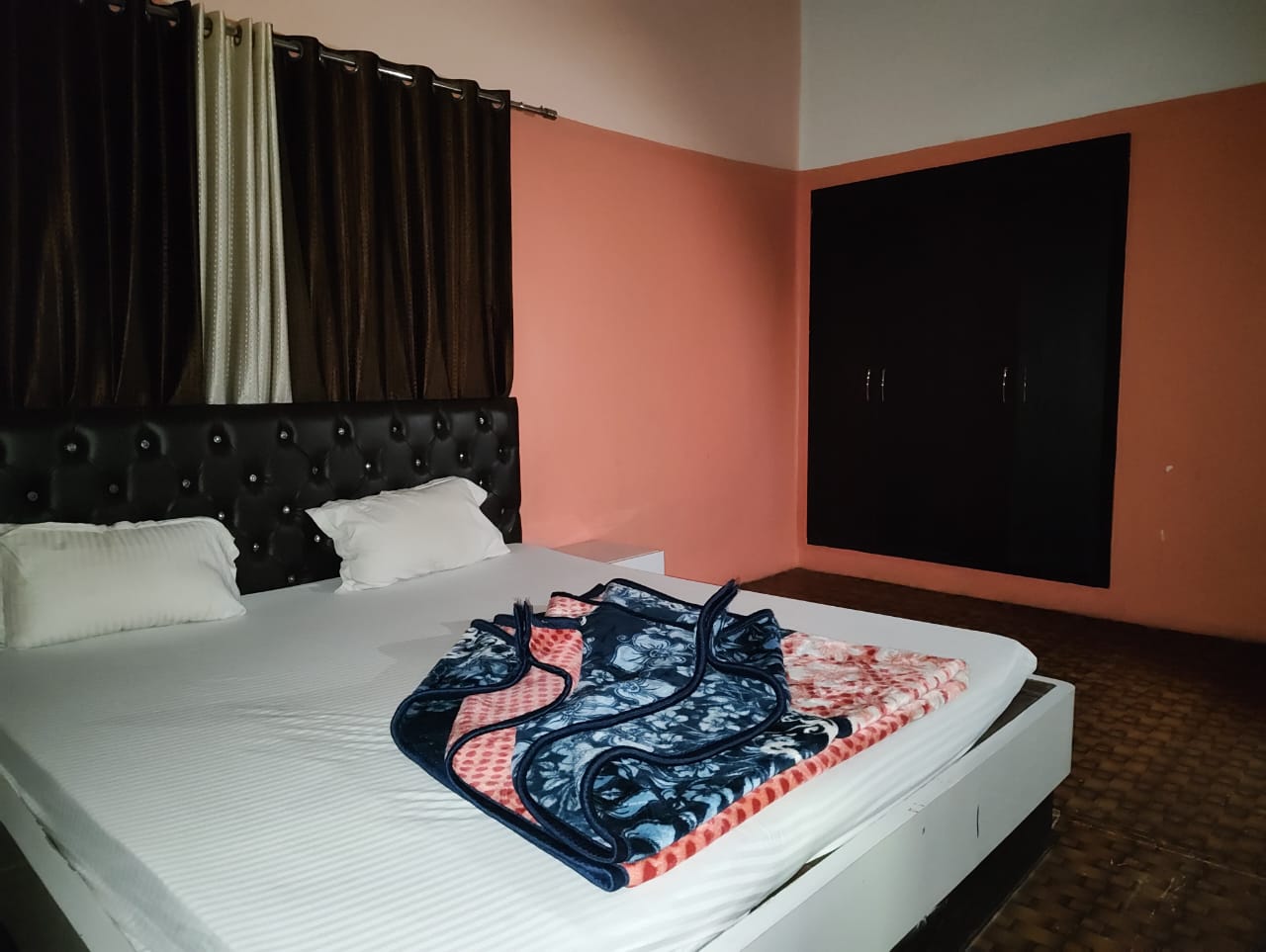 Royal Chetna Banquet Hall 𝗕𝗢𝗢𝗞 Katihar Hotel