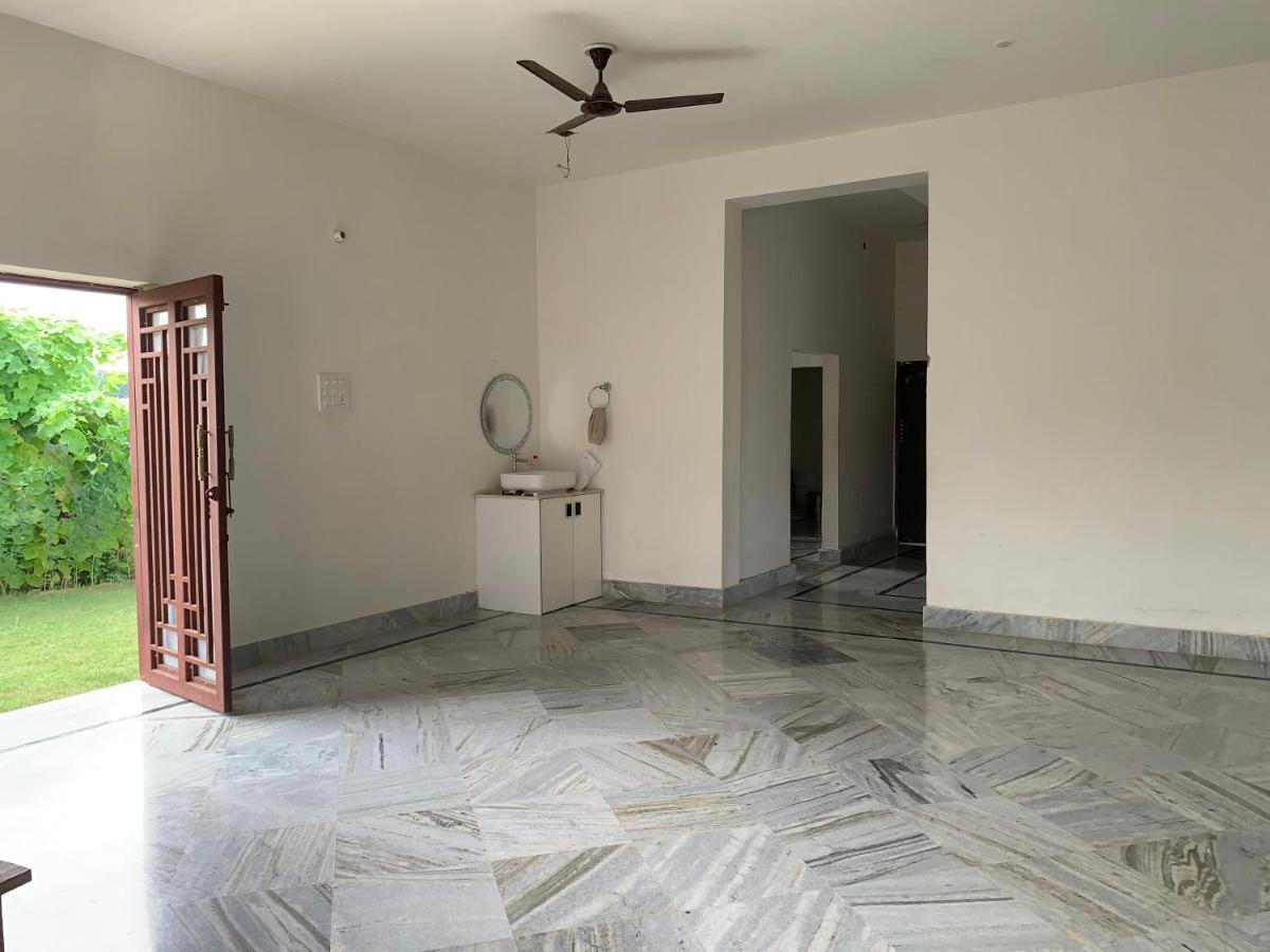 Wonder Stays 𝗕𝗢𝗢𝗞 Varanasi Farm House