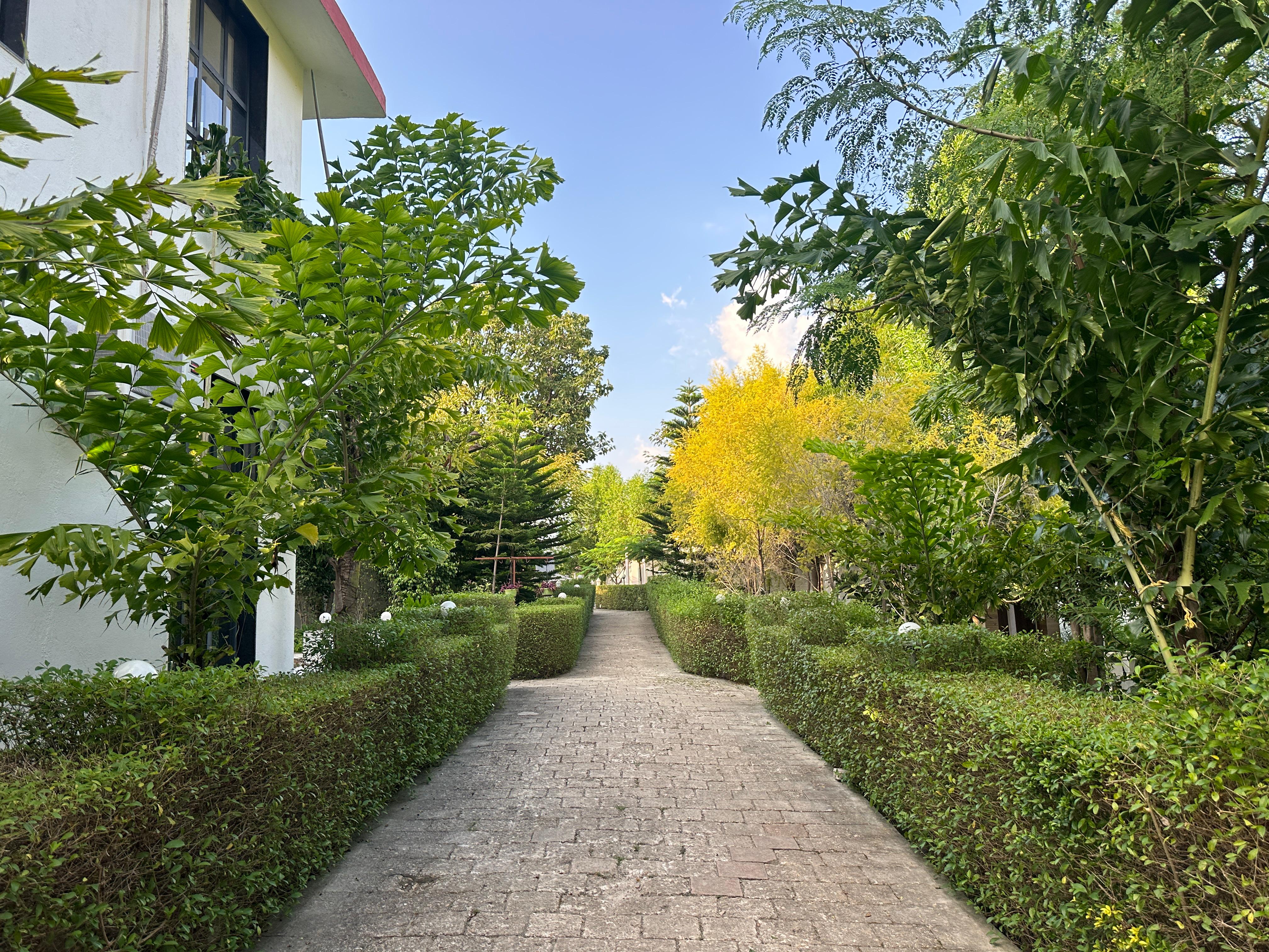 The HighGarden Resort 𝗕𝗢𝗢𝗞 Udaipur Resort