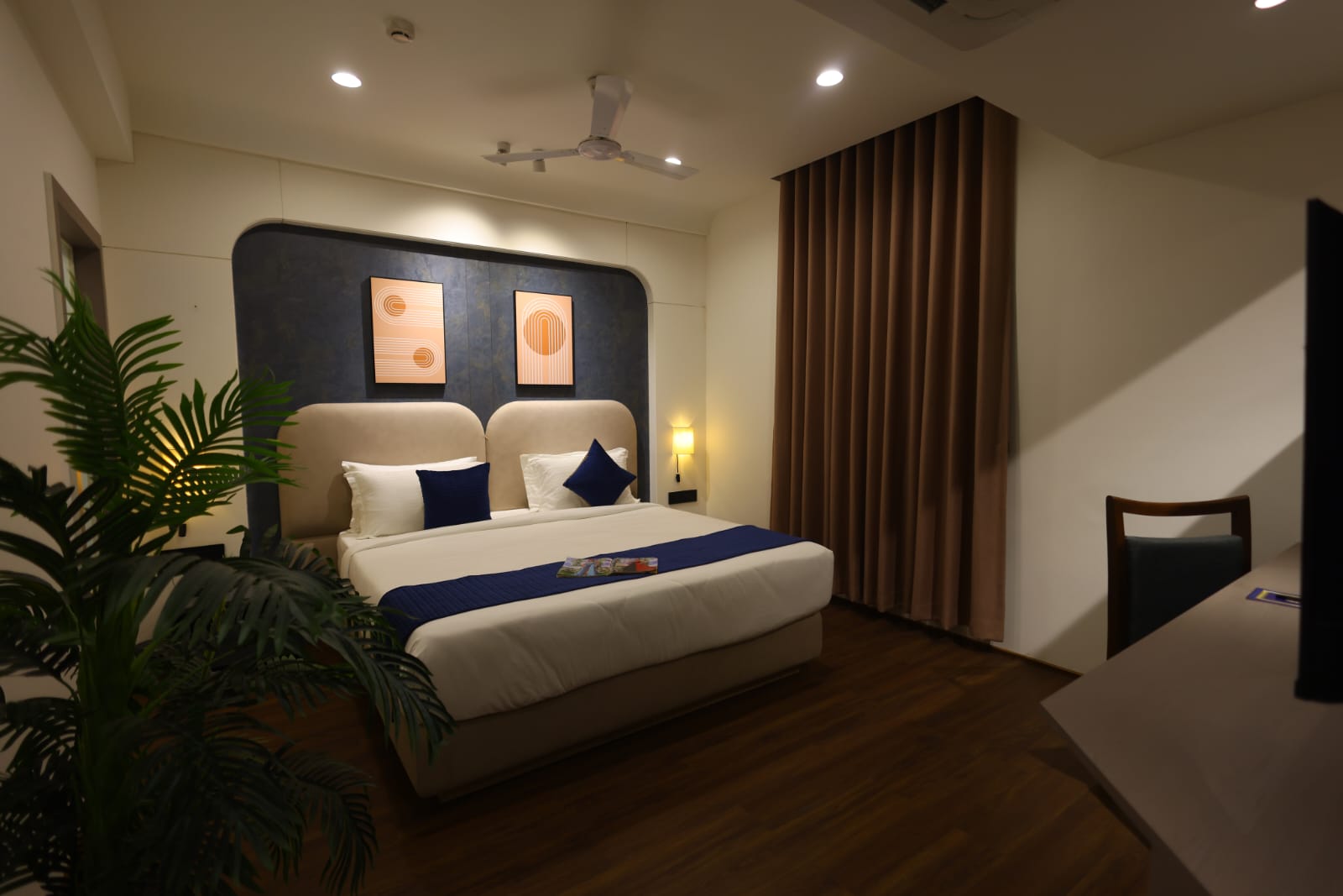JEWEL SUITE 𝗕𝗢𝗢𝗞 Morbi Hotel