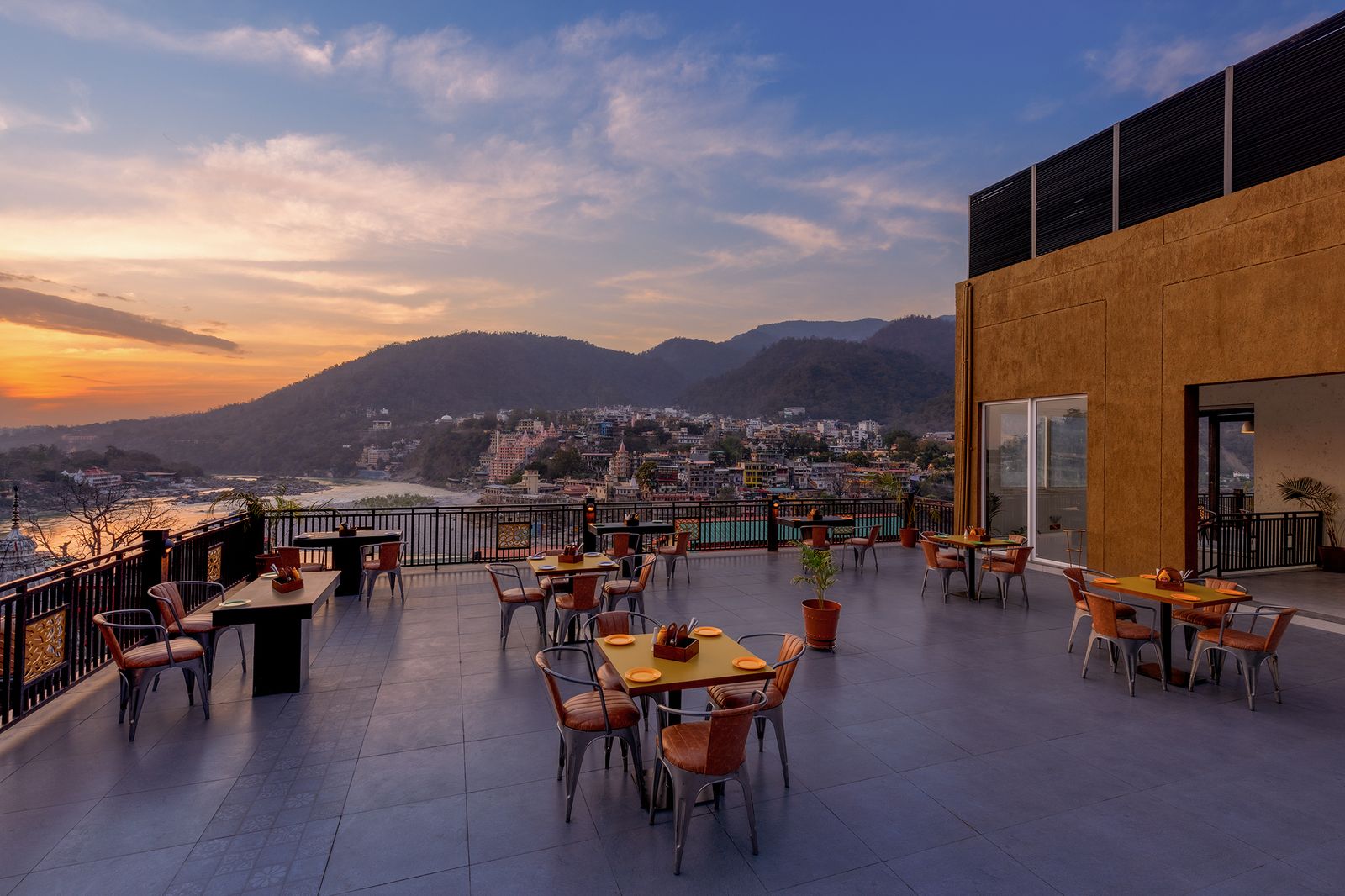 Bedzzz Rishikesh by Leisure Hotels (Laxman Jhula) Rishikesh - Reviews ...