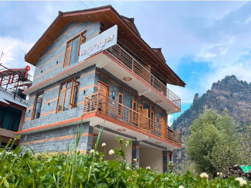 The Sunset Heaven 𝗕𝗢𝗢𝗞 Manali Hotel