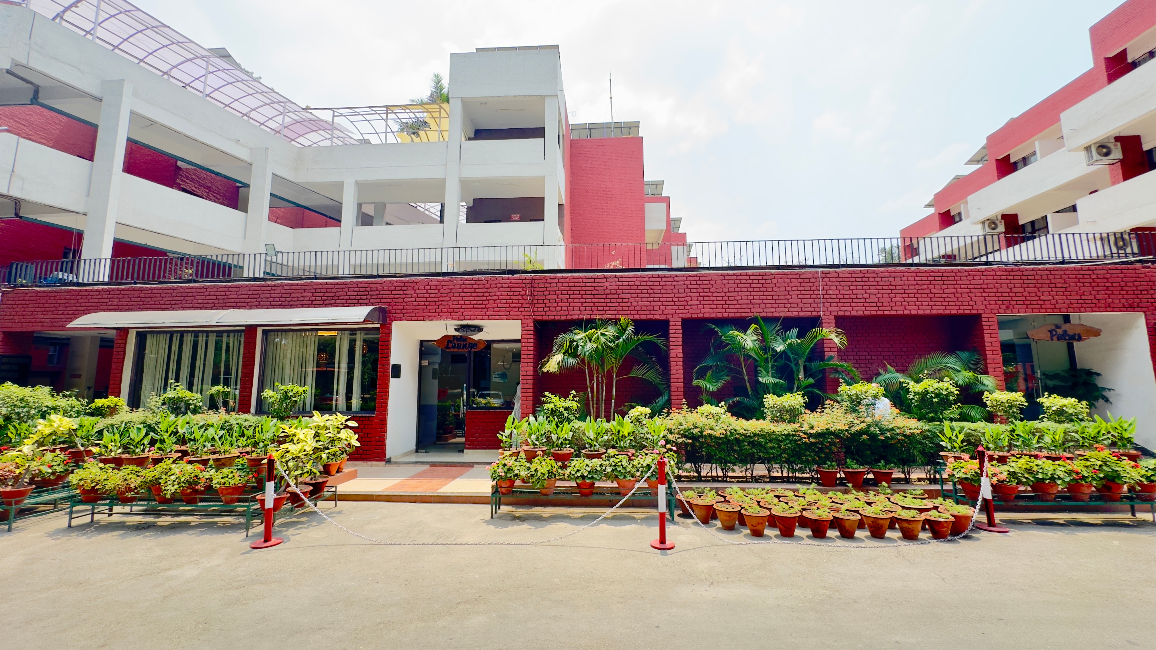 Hotel Park View 𝗕𝗢𝗢𝗞 Chandigarh Hotel
