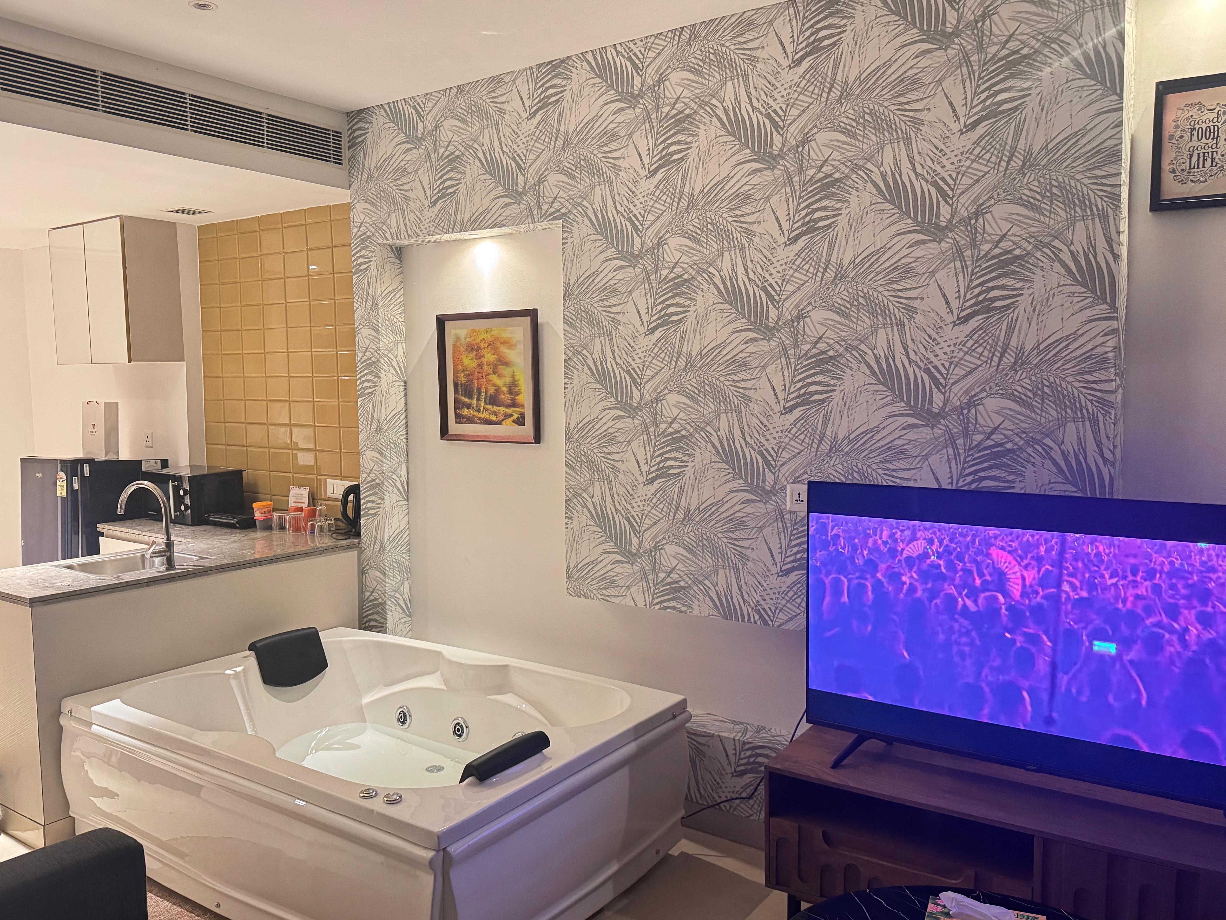 Studio with private jacuzzi Apartment Gurgaon - Reviews, Photos & Offer