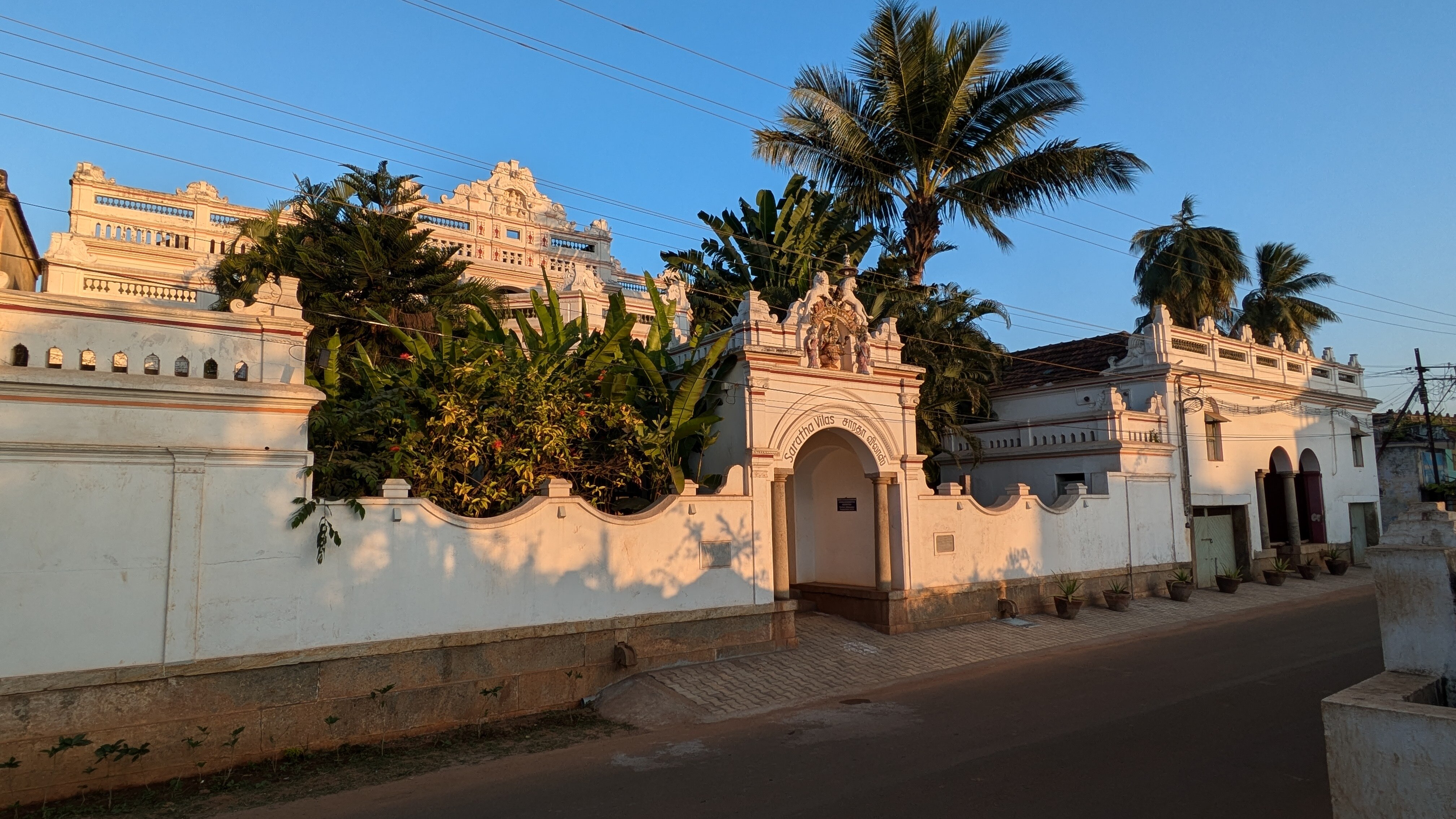 Rooms of Saratha Vilas - Palace in Tirumayam