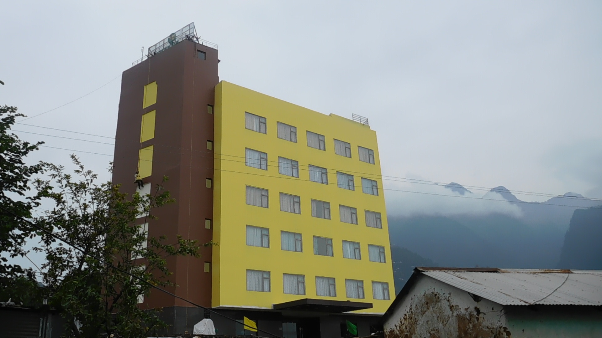 Lemon Tree Hotel Katra Katra - Reviews, Photos & Offer