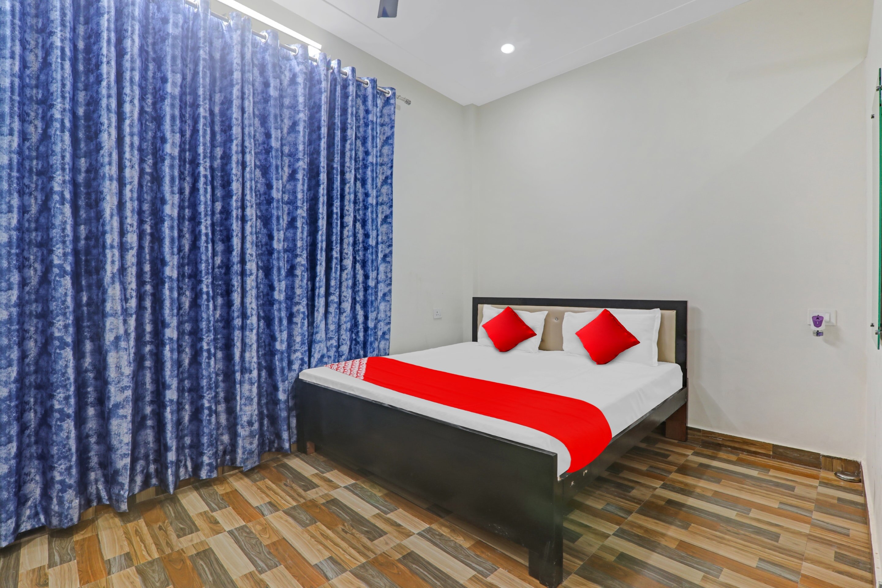 Hotel O R K Hotels 𝗕𝗢𝗢𝗞 Mampur Bana Hotel