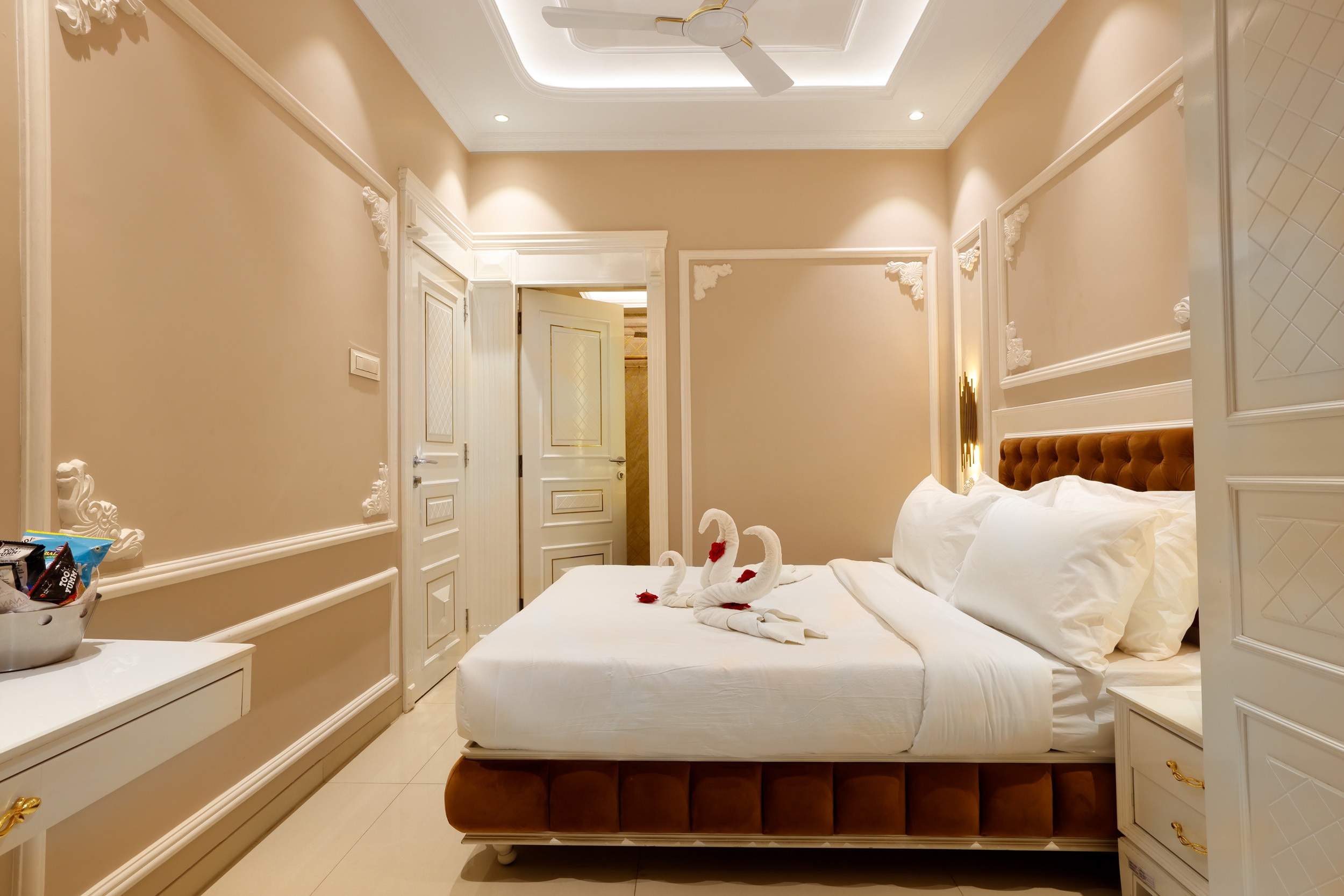 Anant Palace 𝗕𝗢𝗢𝗞 Navi Mumbai Hotel