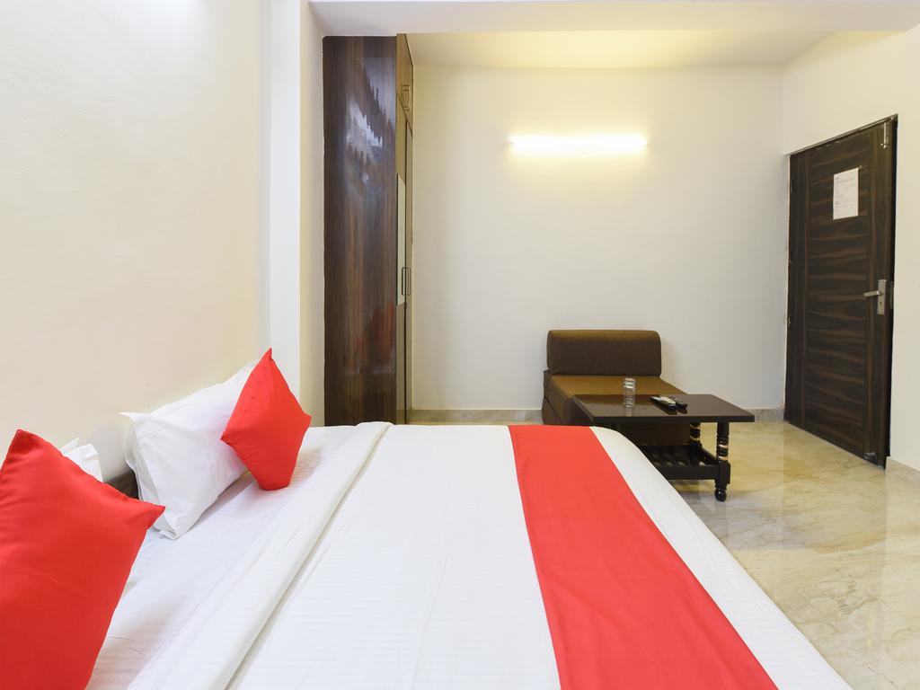 Reviews of Hotel Silver Tree - Hotel in Delhi