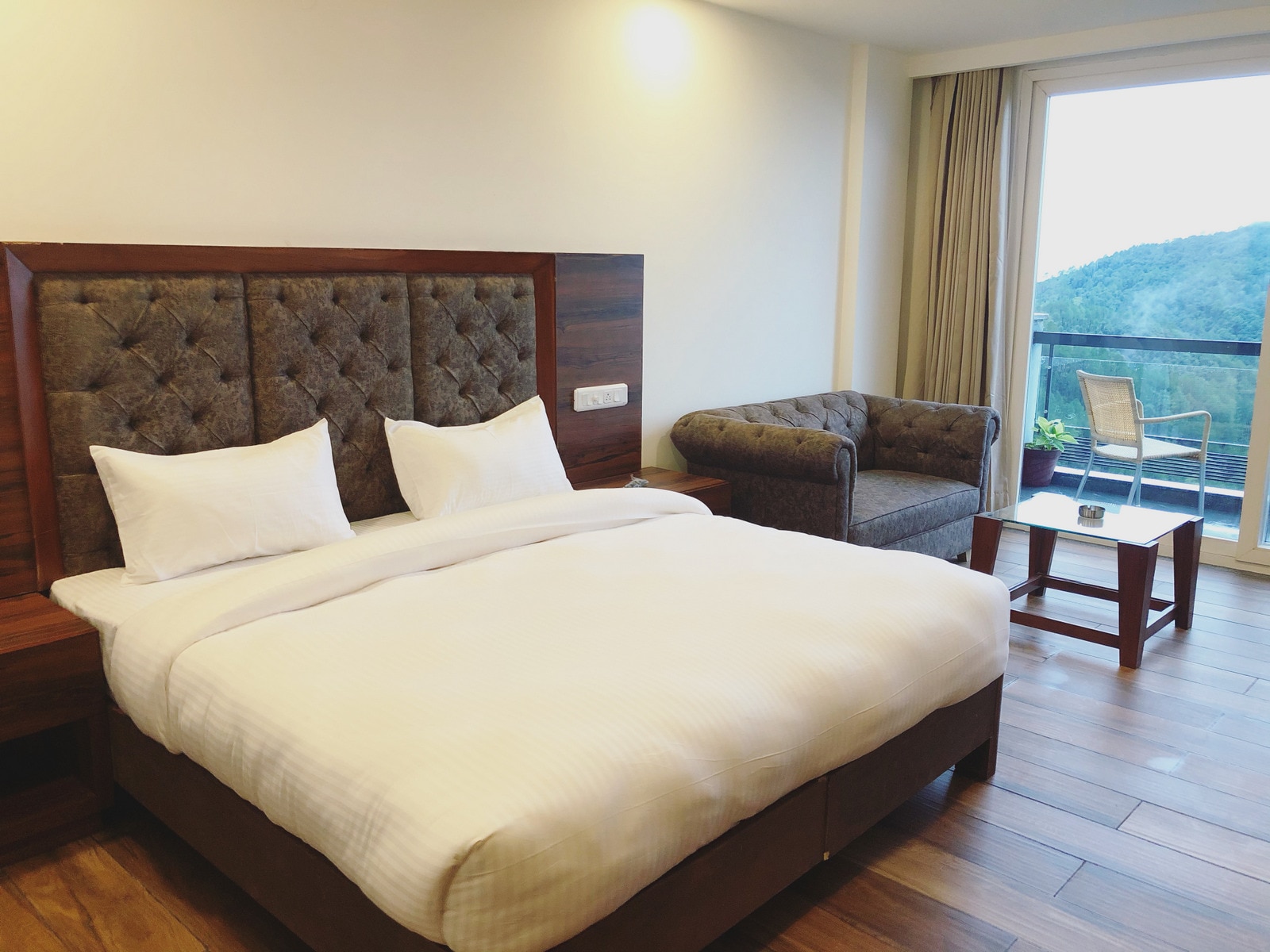 Chail Estate 𝗕𝗢𝗢𝗞 Chail Hotel