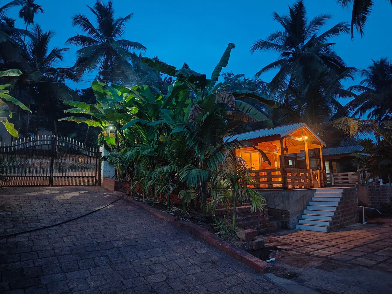 Mangrove Homestay Cottages 𝗕𝗢𝗢𝗞 Vengurla Cottage