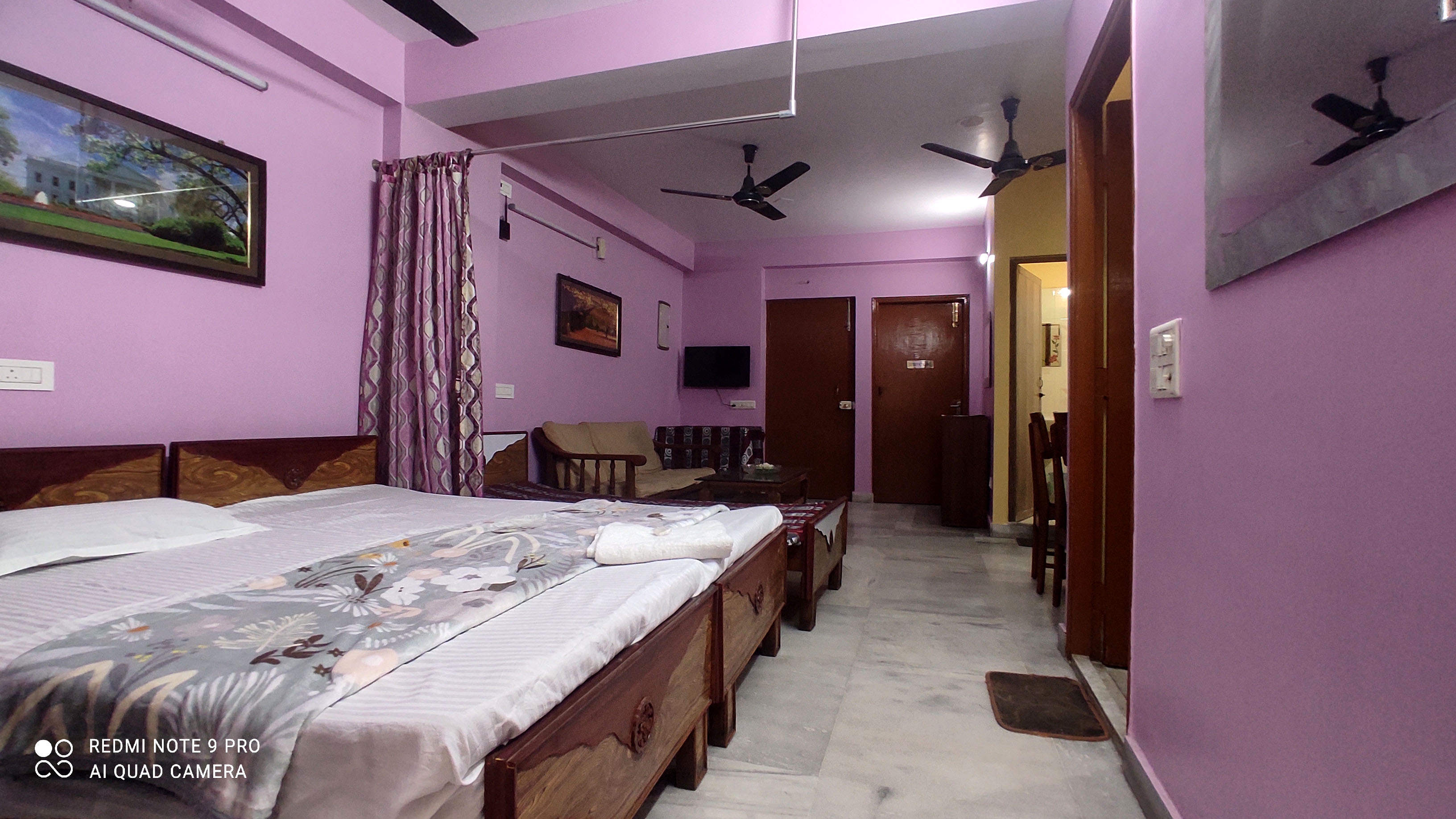 THE TULIP TOUCH 𝗕𝗢𝗢𝗞 Kolkata Homestay