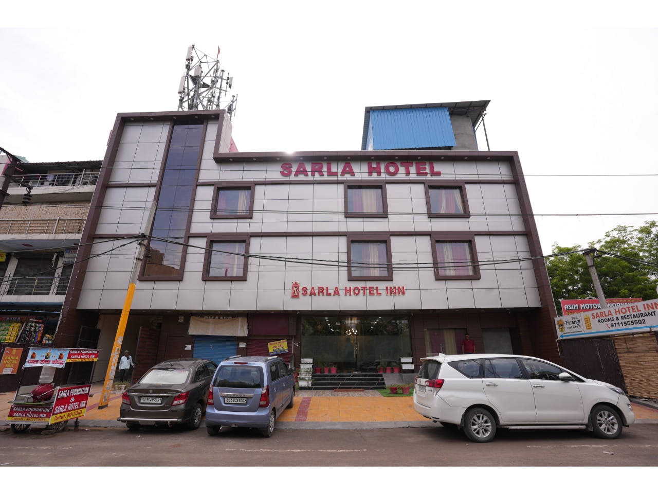 Sarla Hotel Inn 𝗕𝗢𝗢𝗞 Noida Hotel