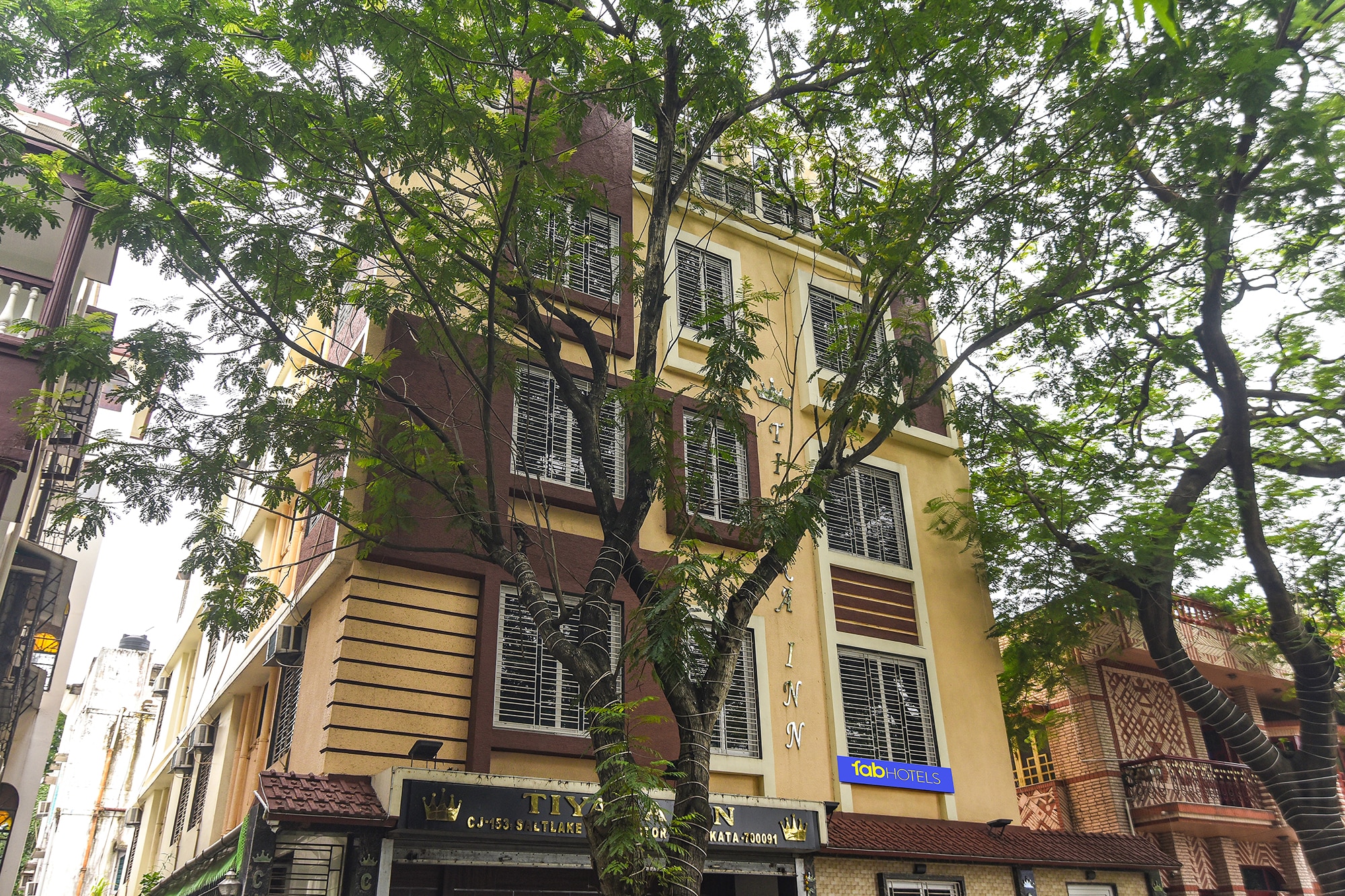 FabHotel Prime Tiyara Inn - Sectory II, Bidhannagar 𝗕𝗢𝗢𝗞 Kolkata Hotel