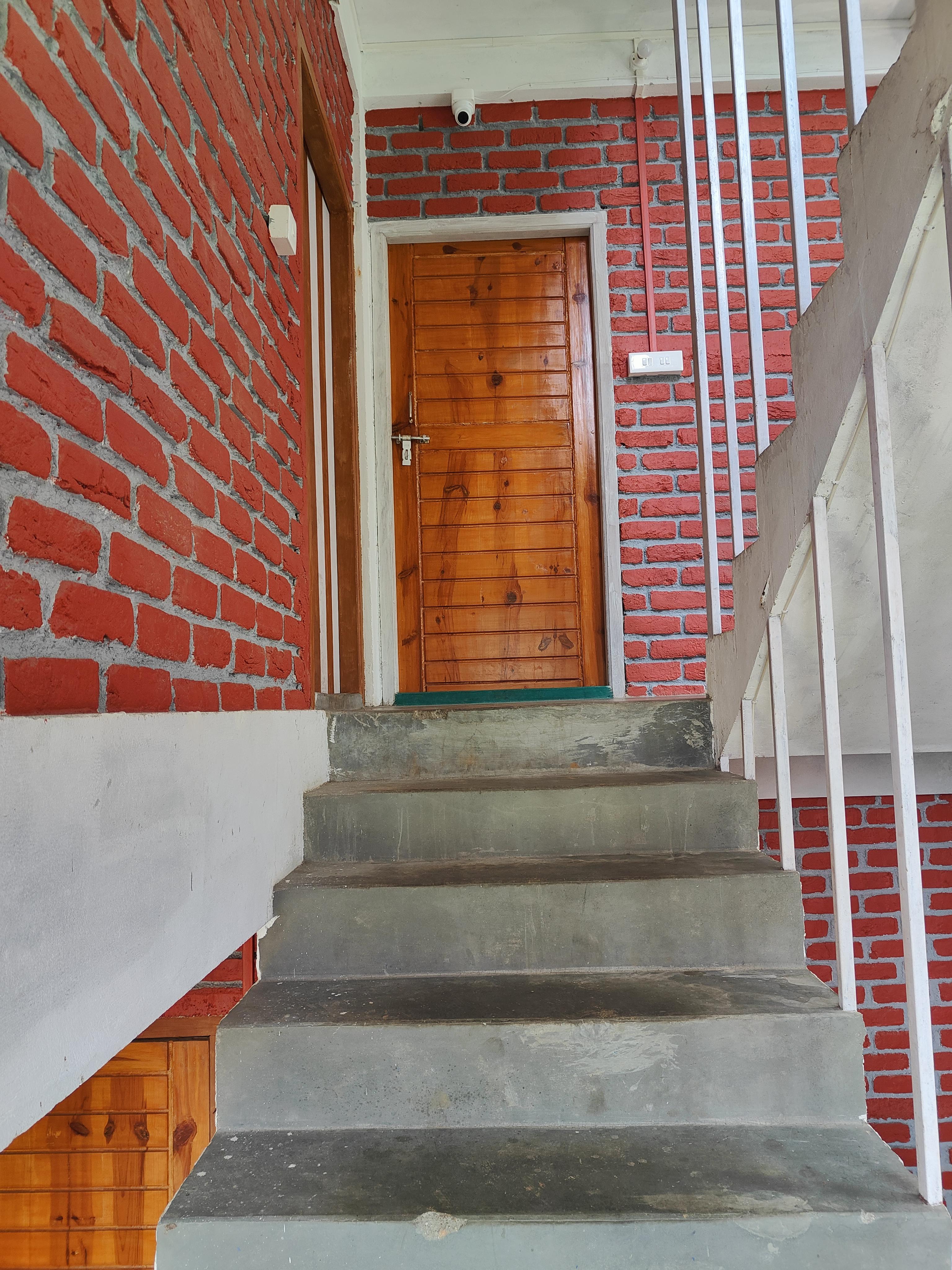 Pine Forest Homestay 𝗕𝗢𝗢𝗞 Shillong Homestay