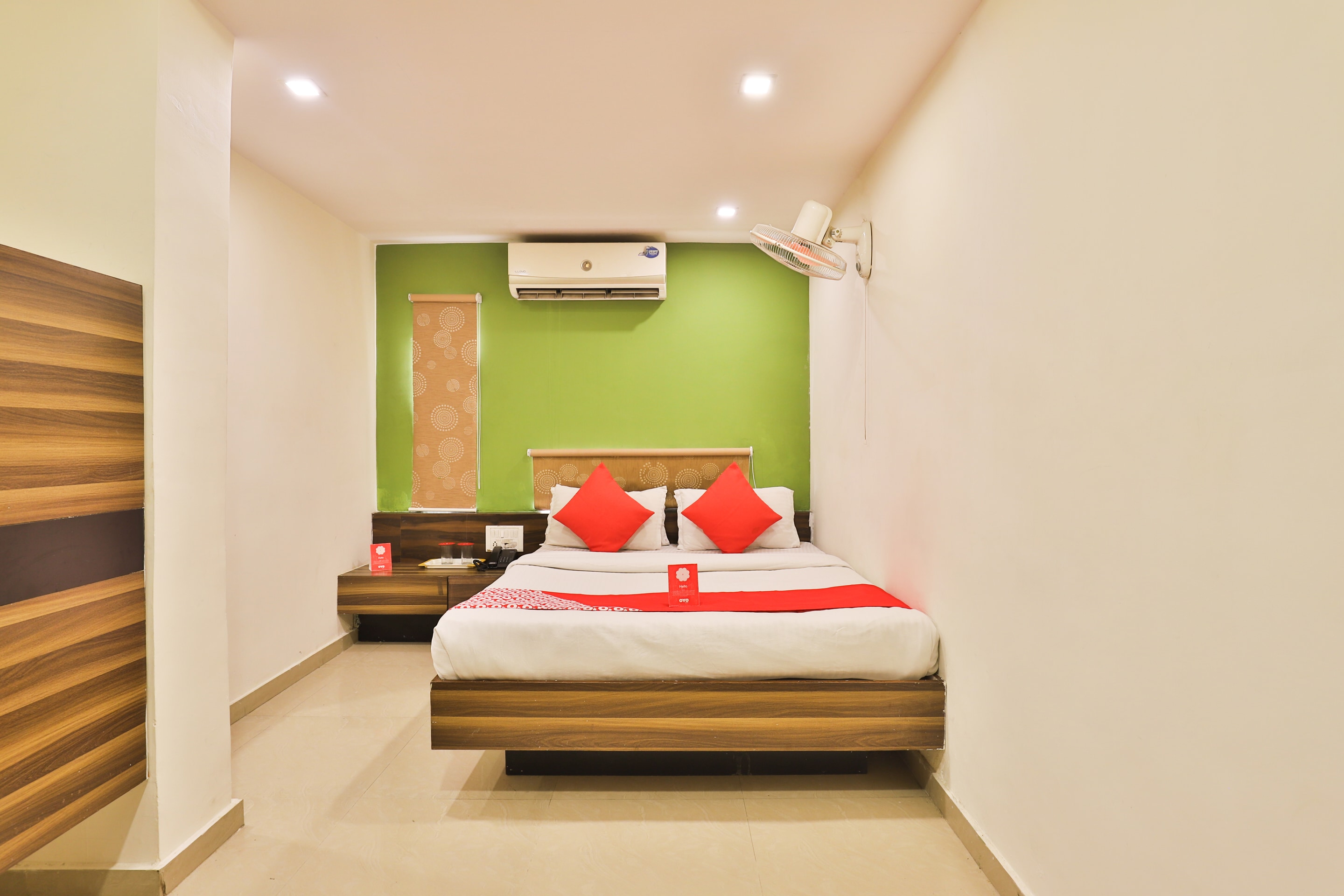 Rooms of Super Hotel O Apollo - Hotel in Ahmedabad