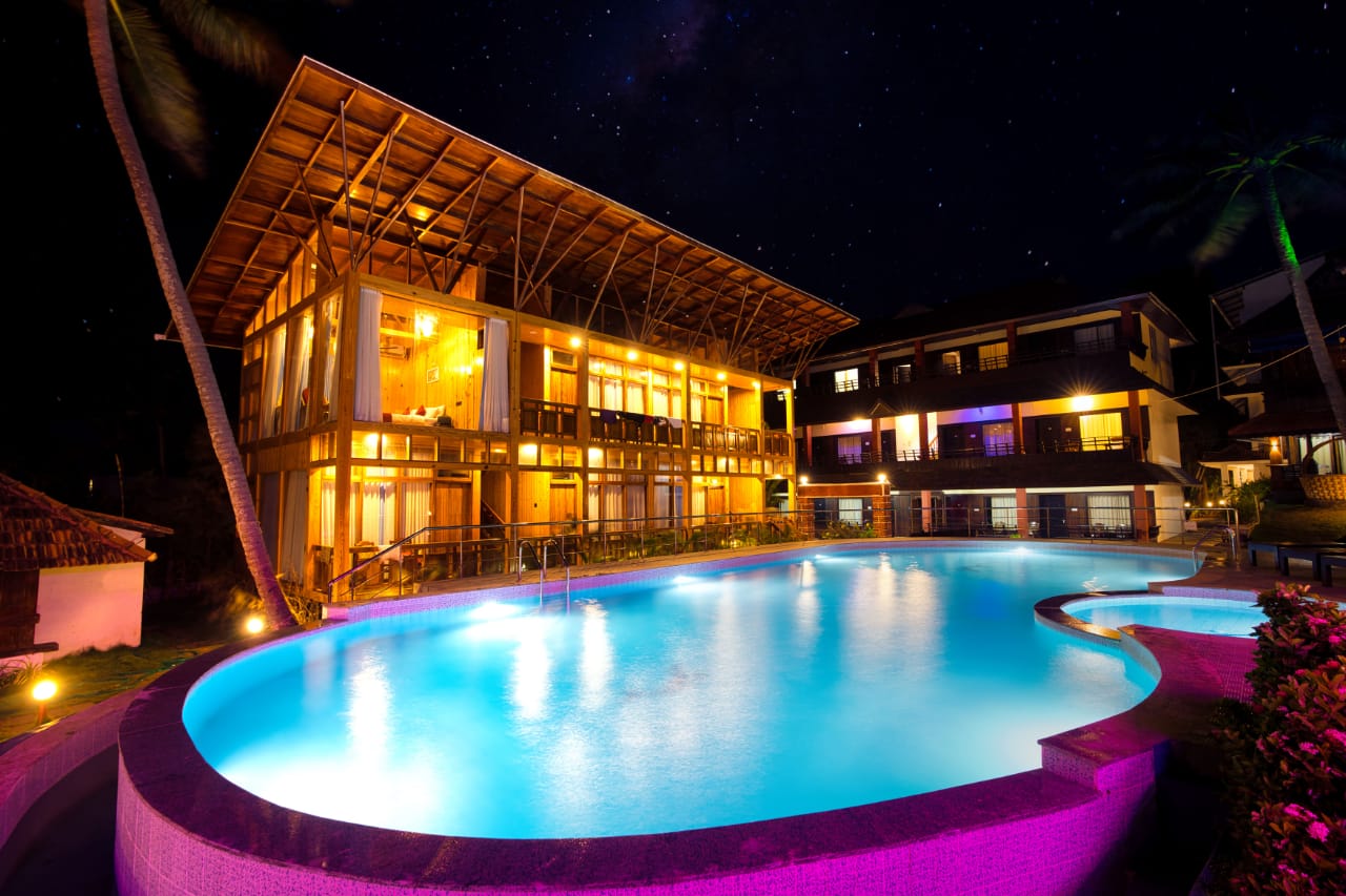 SUNVIEW BEACH RESORT 𝗕𝗢𝗢𝗞 Varkala Resort