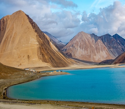 Royal Rebo Pangong 𝗕𝗢𝗢𝗞 Pangong Cottage