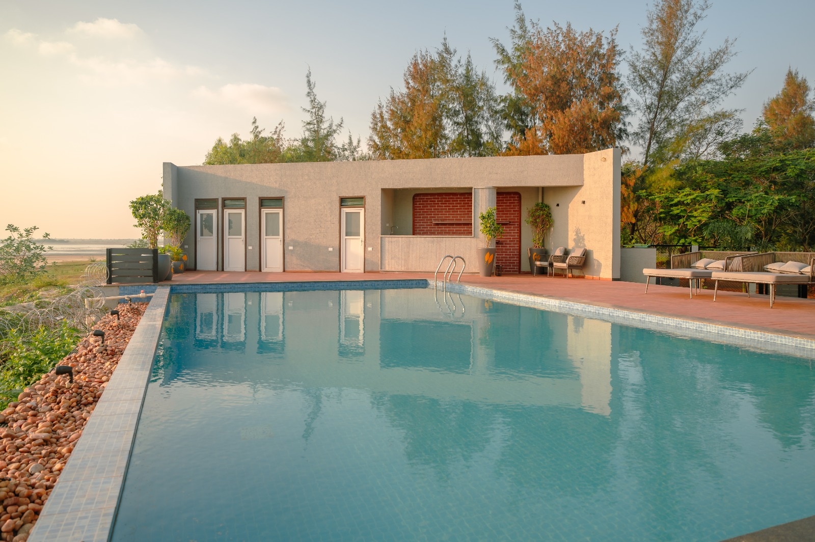 Bay pristine 𝗕𝗢𝗢𝗞 Cheyyur Villa