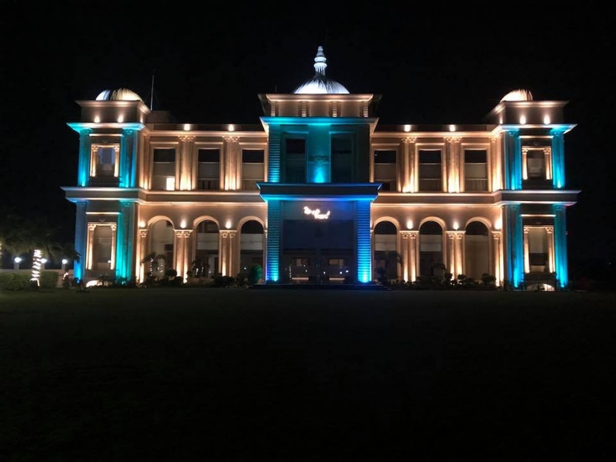 Hotel The Pearl 𝗕𝗢𝗢𝗞 Sirsa Resort