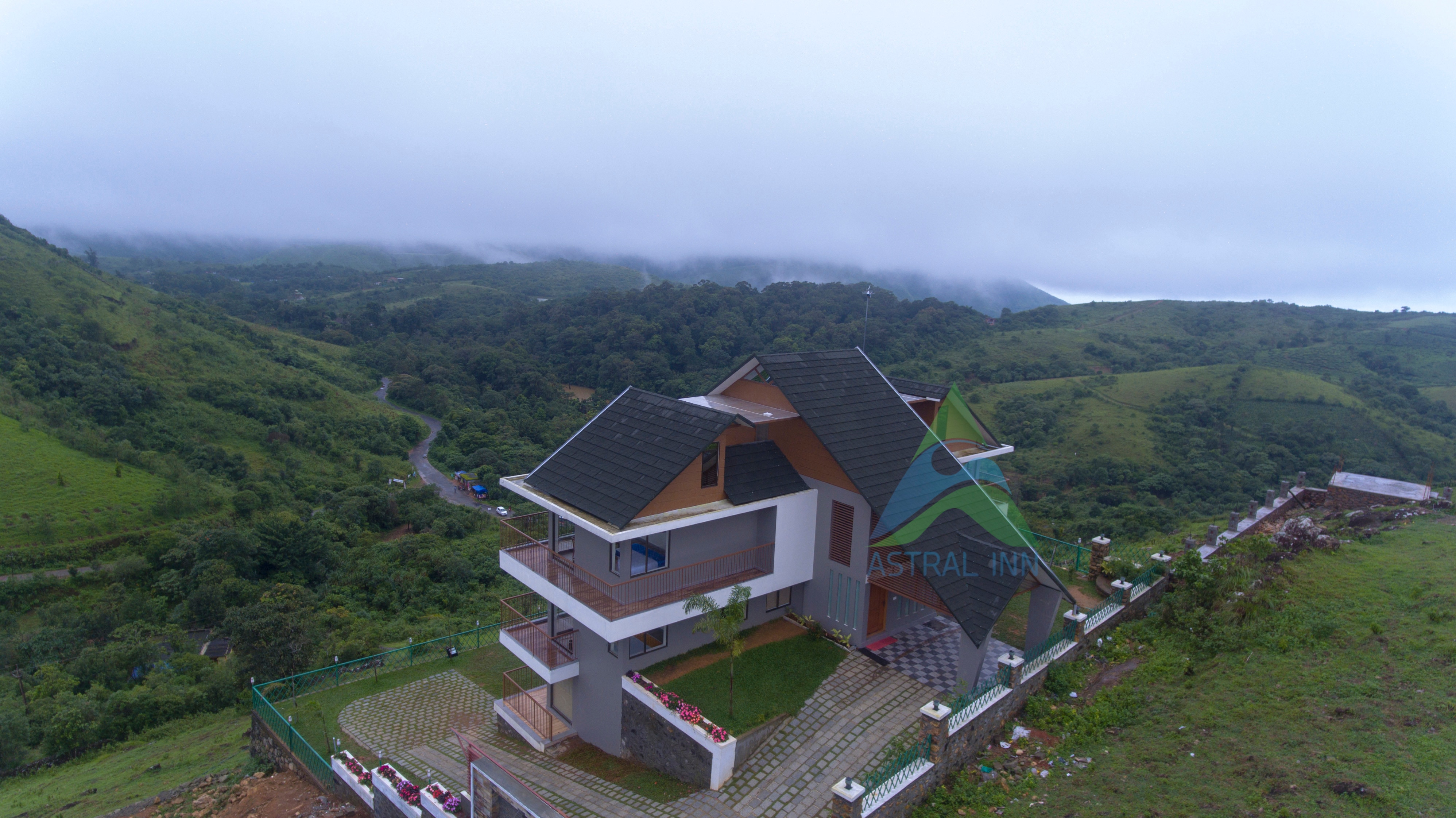 Astral Inn | Rooms at Honeycomb Villa 𝗕𝗢𝗢𝗞 Vagamon Villa