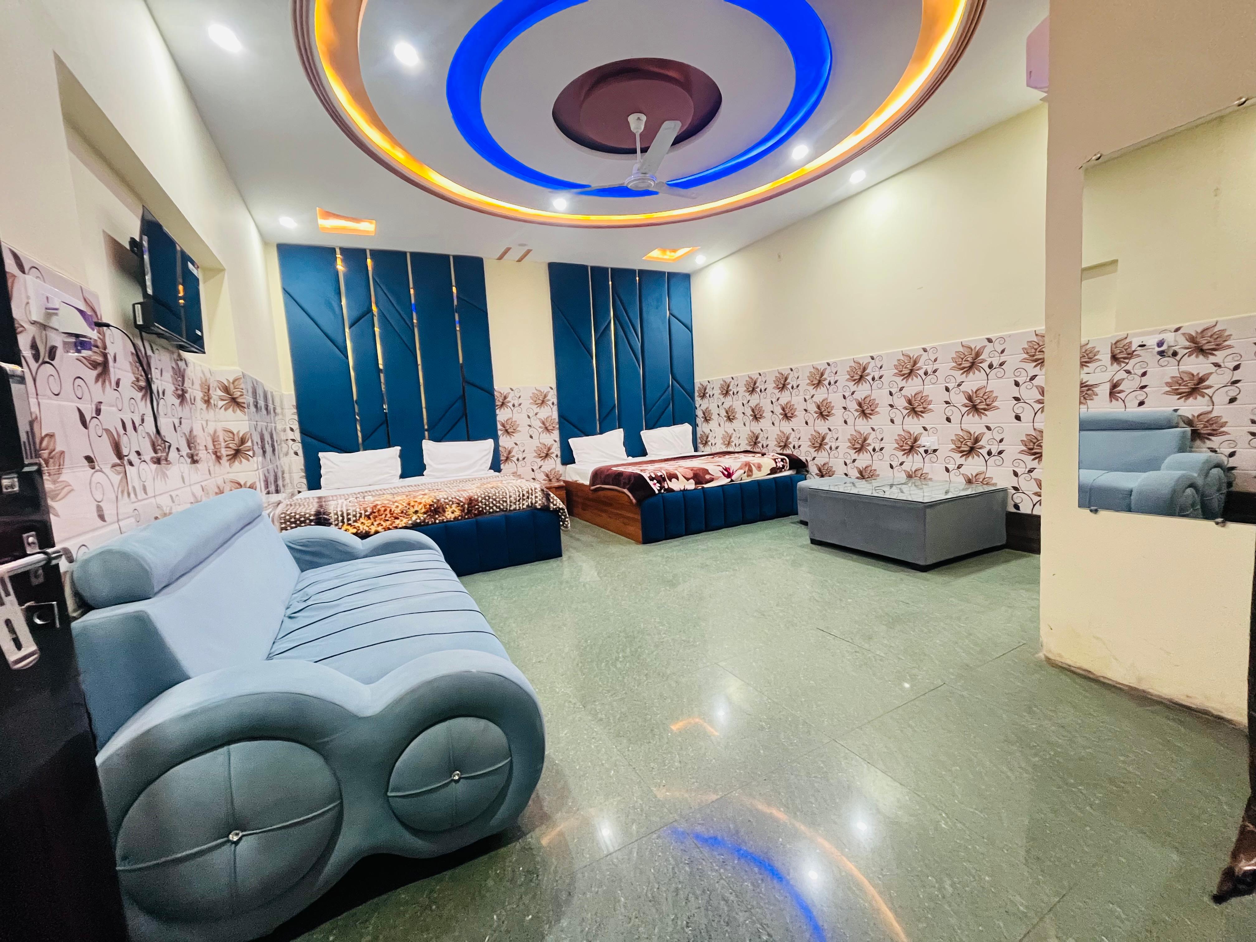Address of Govind Anand Dham - Camp in Vrindavan