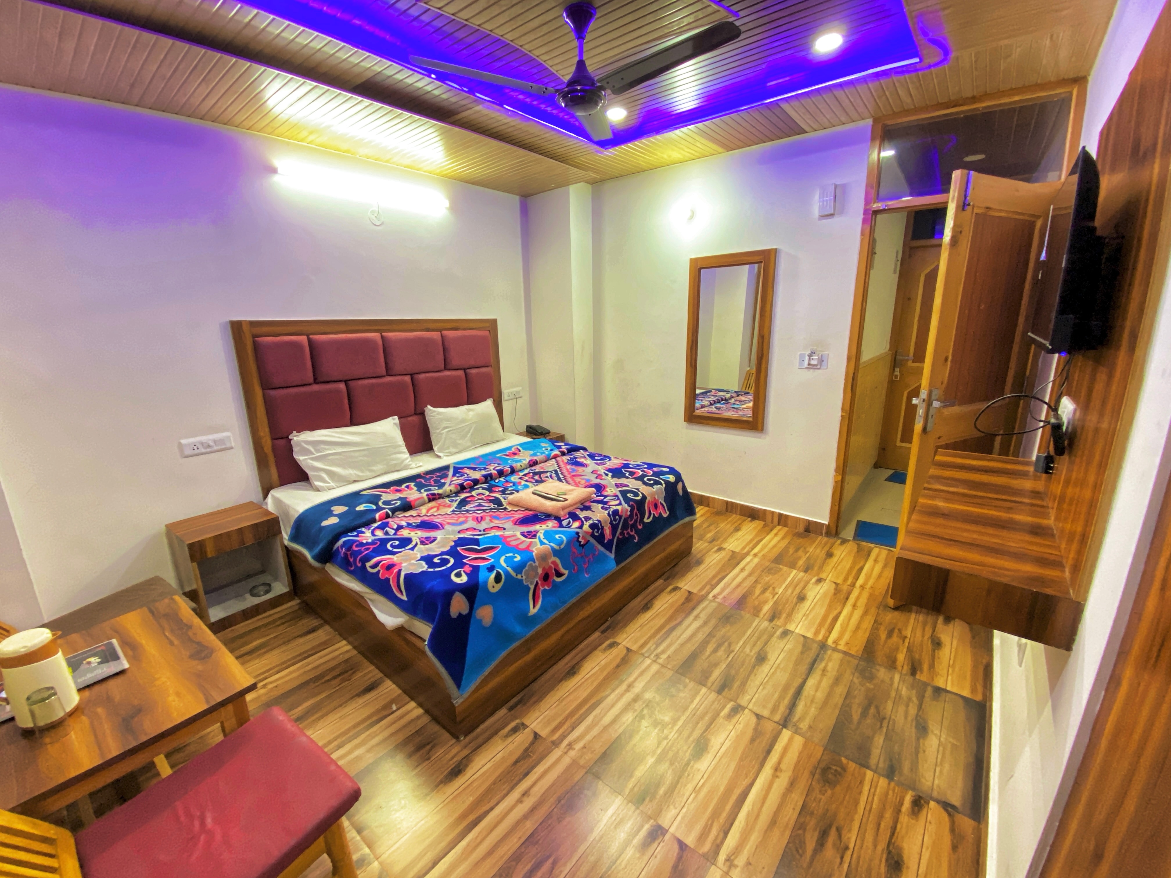 KST Villa Manali Near Mall Road 𝗕𝗢𝗢𝗞 Manali Homestay