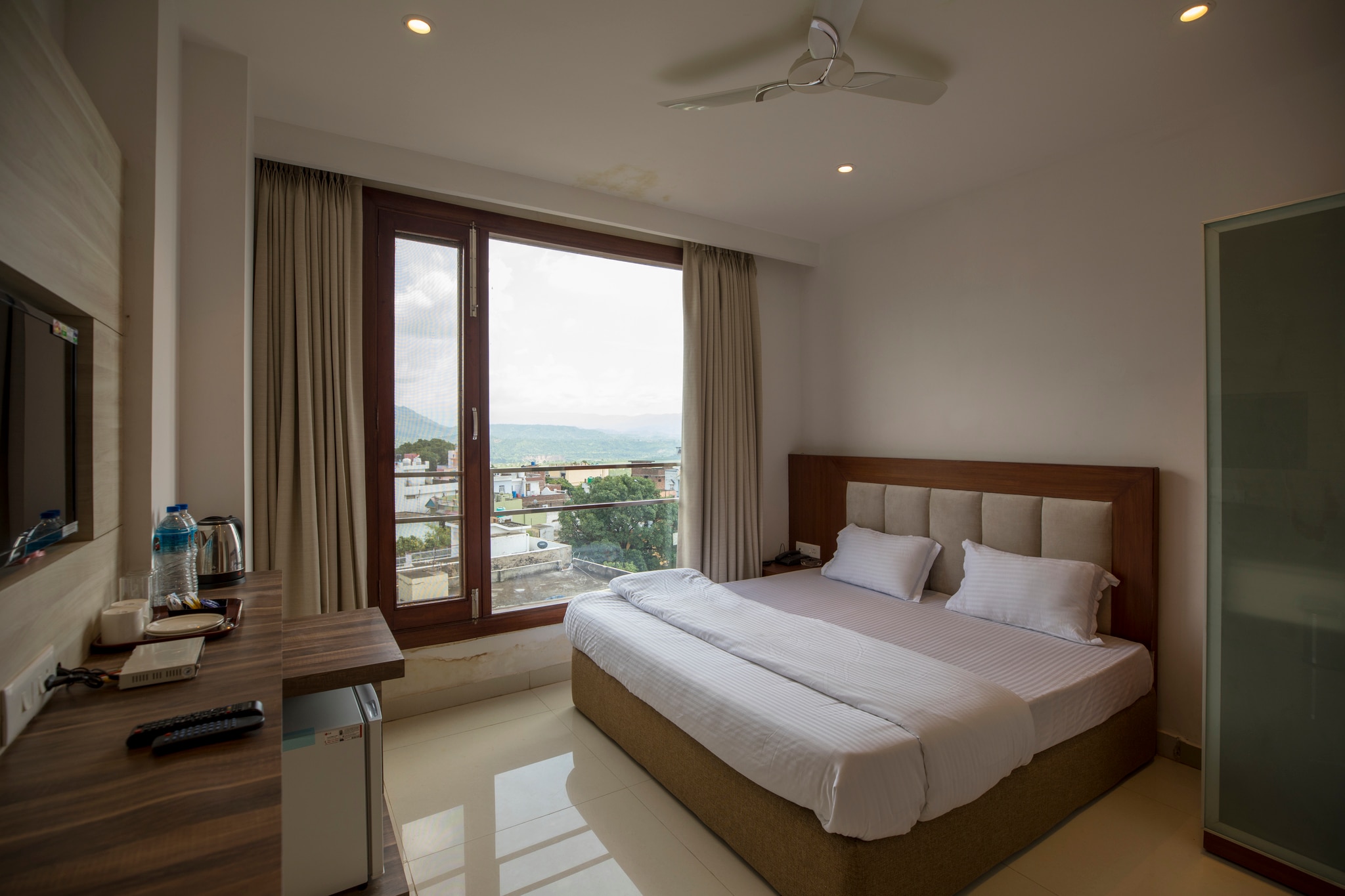 Le Mars Hotel 𝗕𝗢𝗢𝗞 Udhampur Hotel