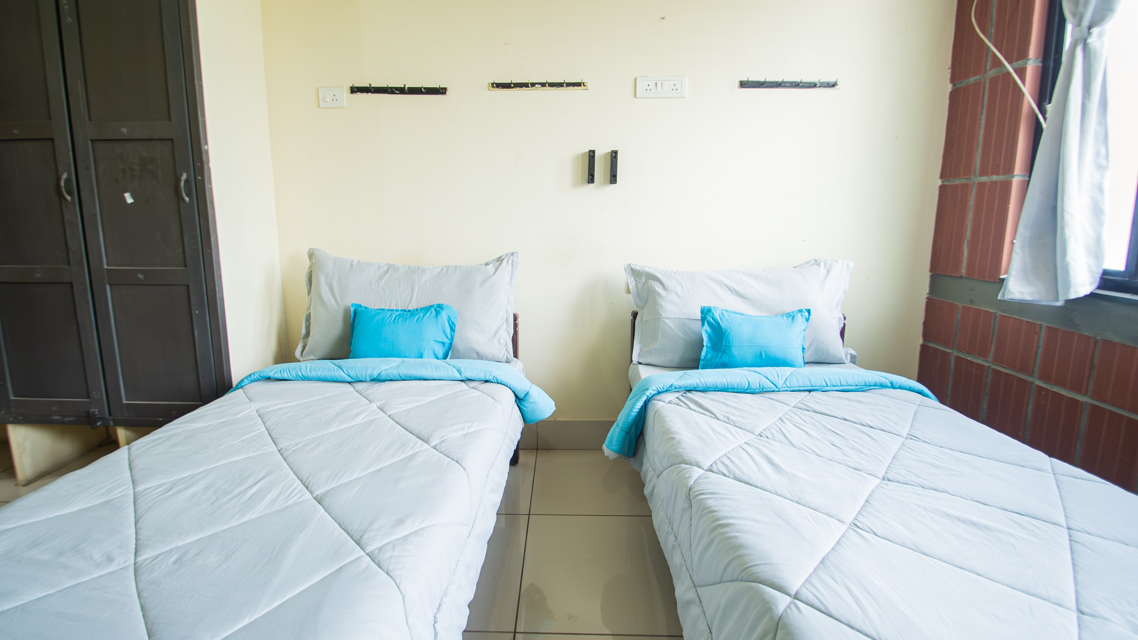 Z Express Homestel 𝗕𝗢𝗢𝗞 Chennai Hotel