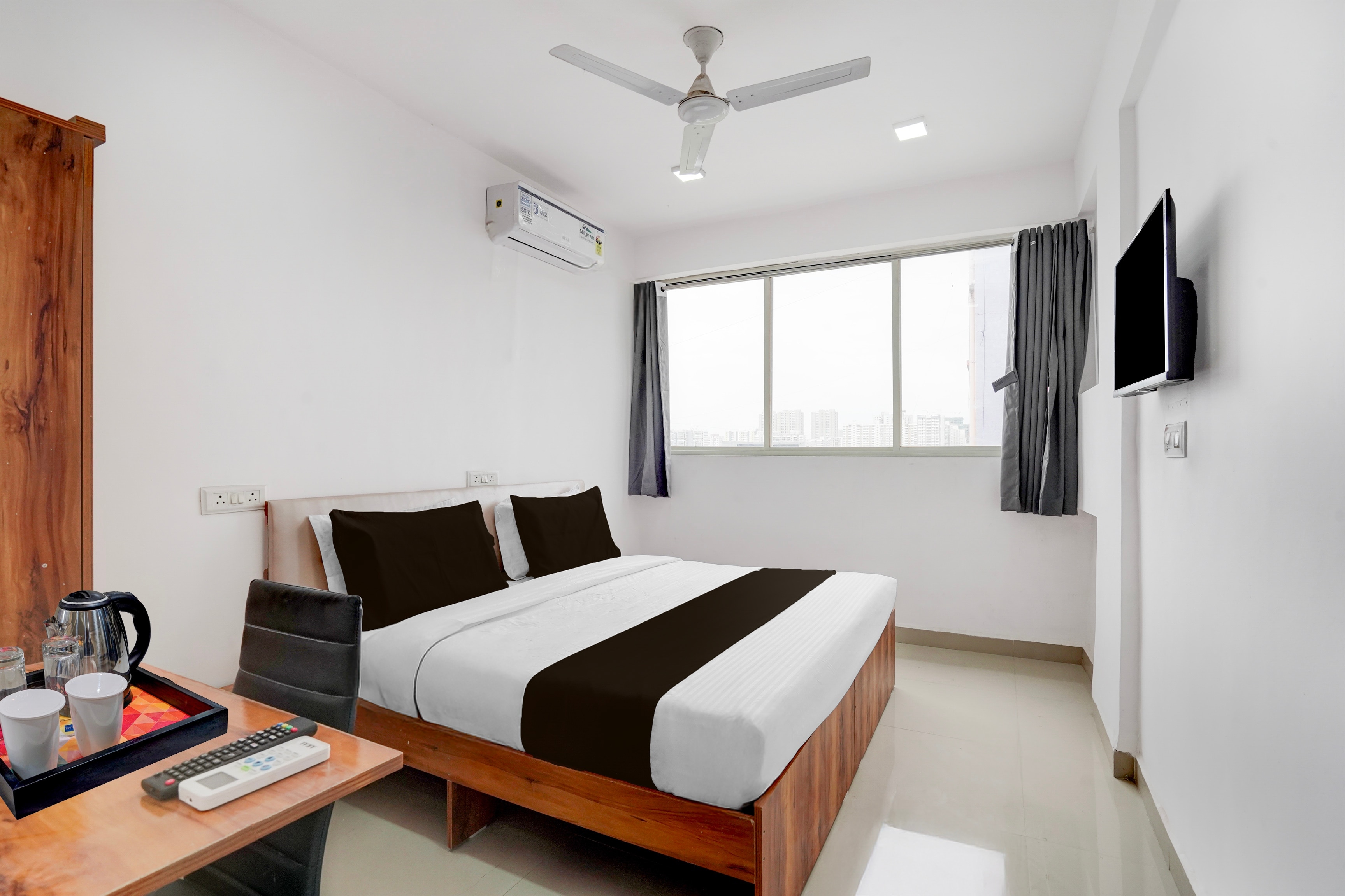 Super Collection O Laxmi Chowk Hinjewadi 𝗕𝗢𝗢𝗞 Pune Hotel