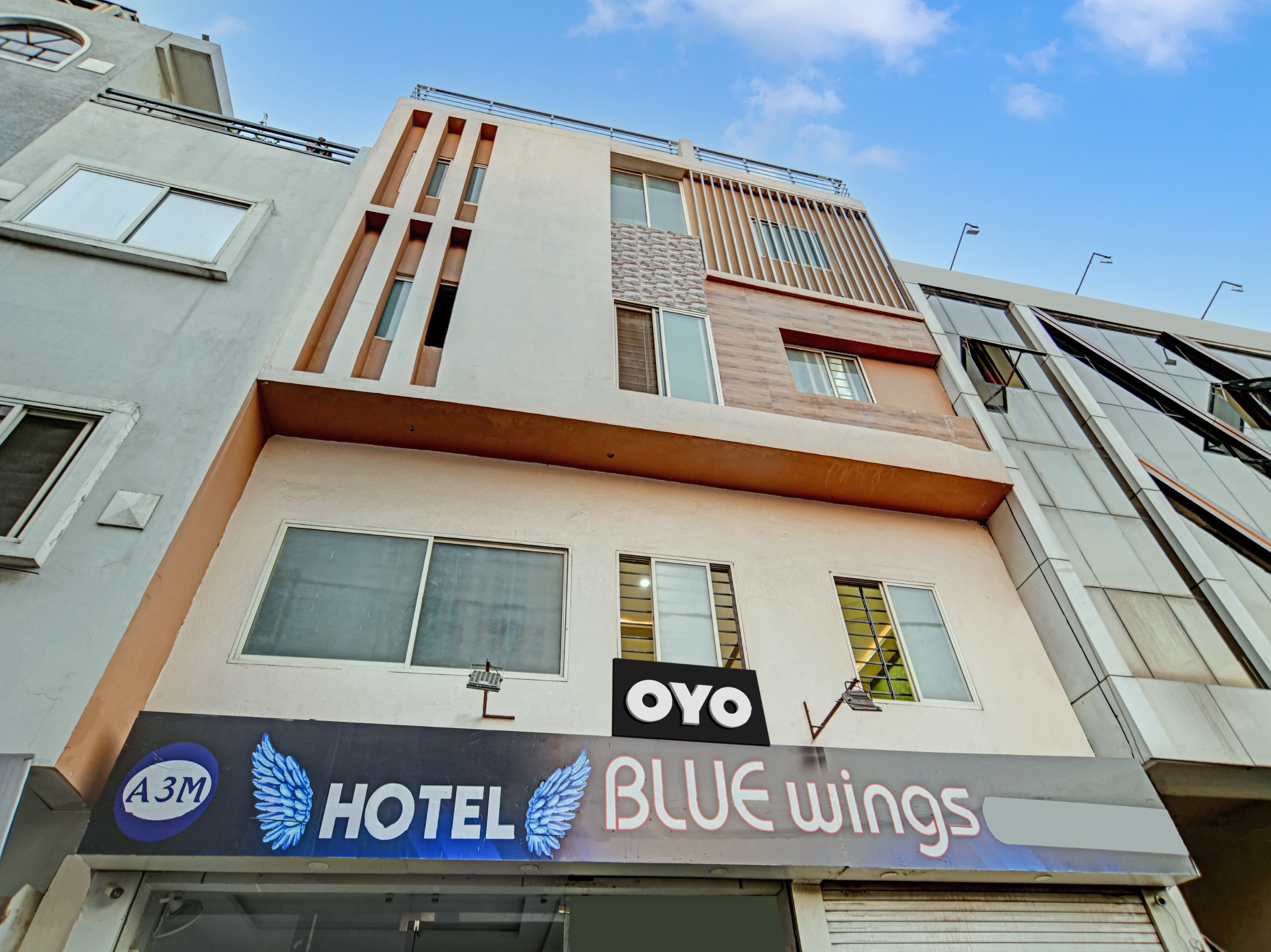Hotel O Blue Wings 𝗕𝗢𝗢𝗞 Indore Hotel