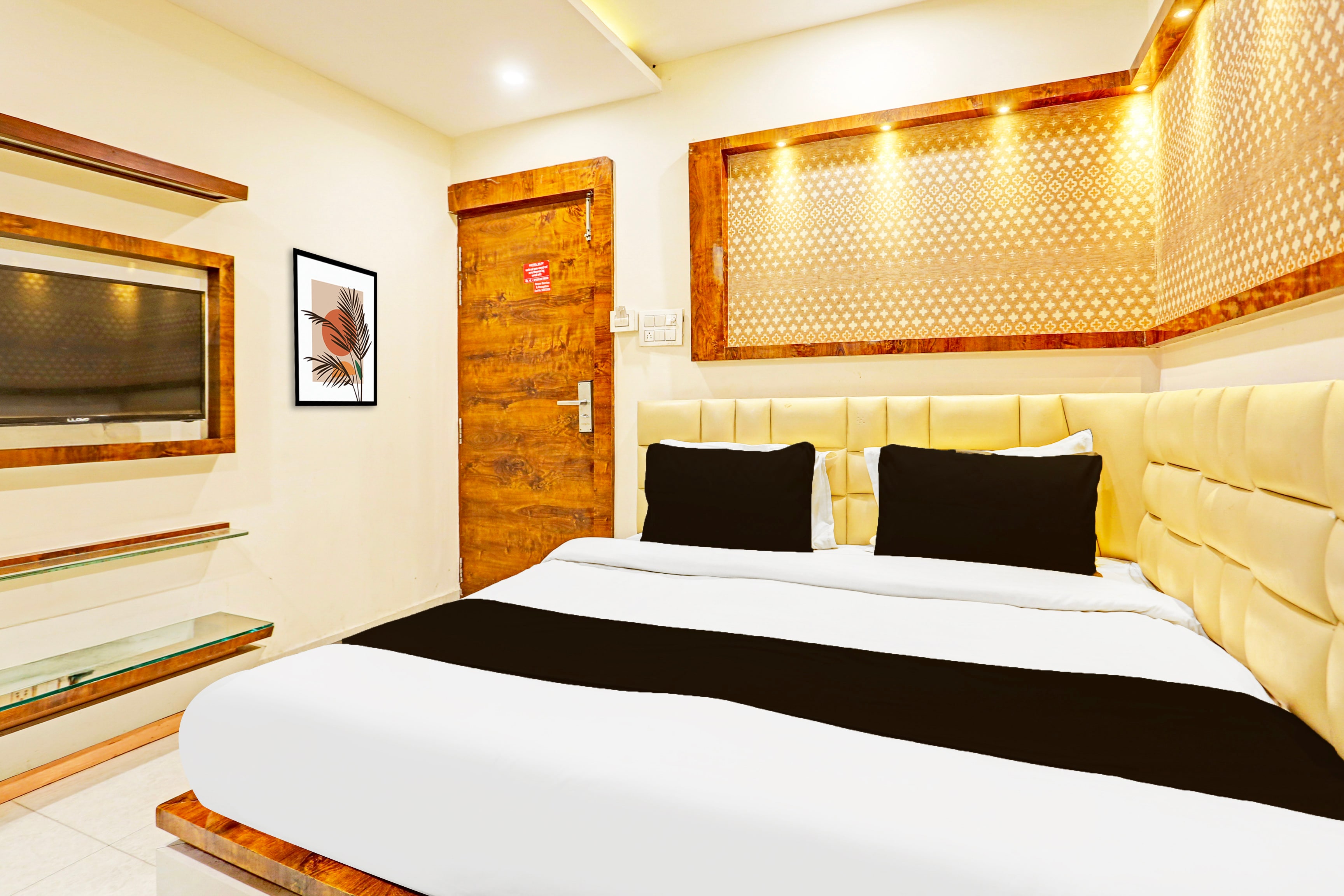 Super Collection O Phalka Bazaar Gwalior Formerly Bliv 𝗕𝗢𝗢𝗞 Gwalior Hotel