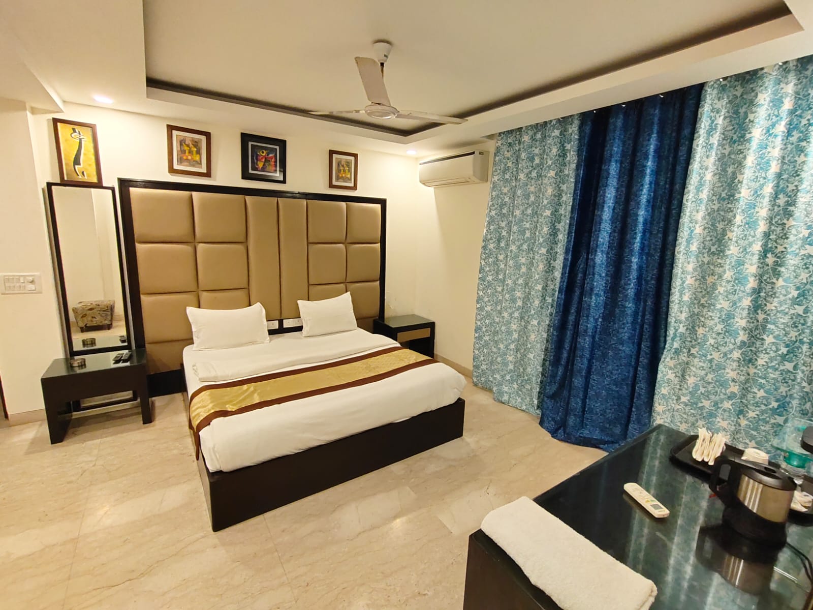 AARON HARIKANTA STAYZ ( Rooms & Party ) 𝗕𝗢𝗢𝗞 Delhi Homestay