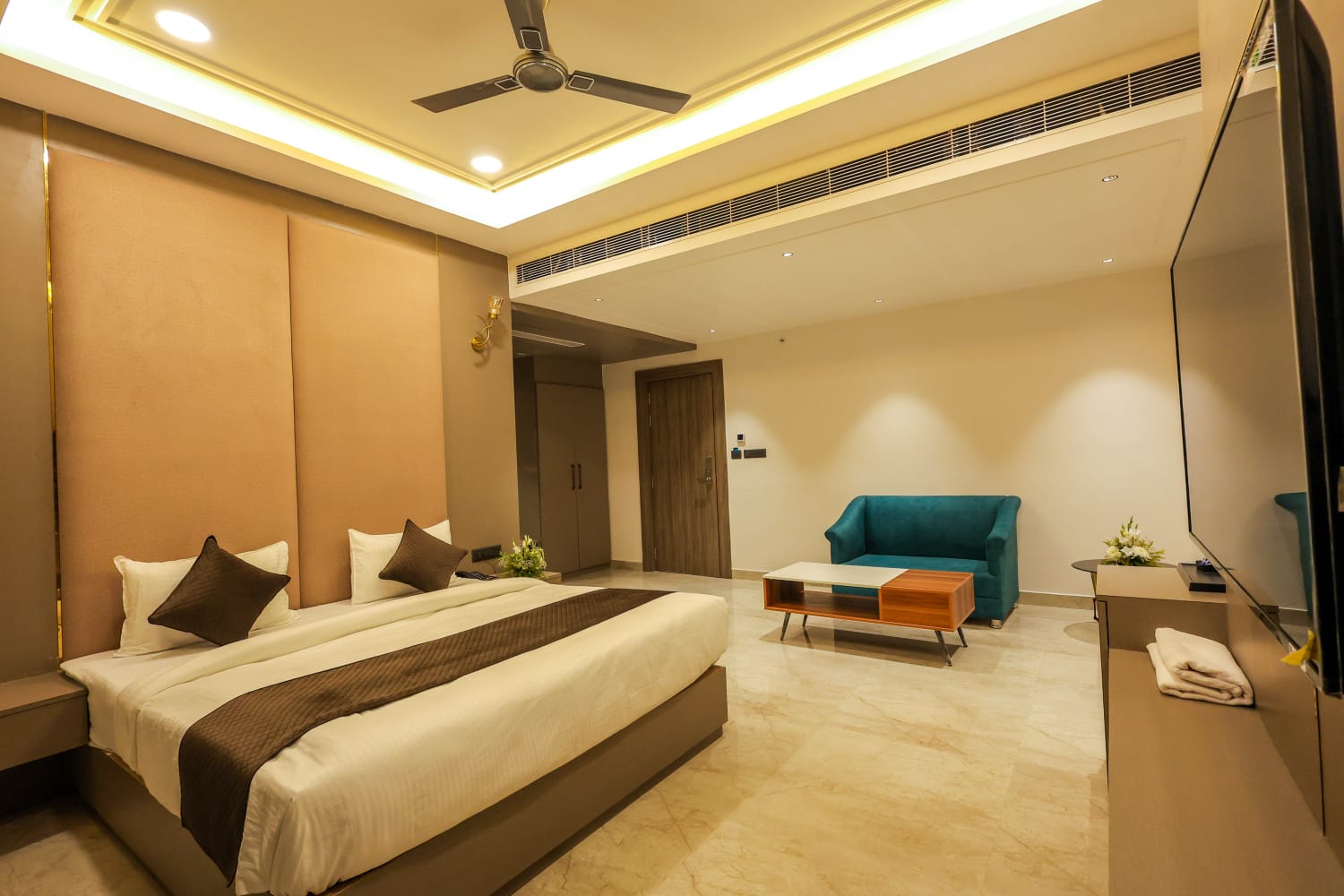 Address of The Golden Tree | A Luxe Stay on Goibibo