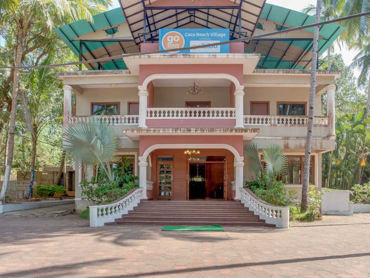 Coco Beach Village 𝗕𝗢𝗢𝗞 Goa Resort