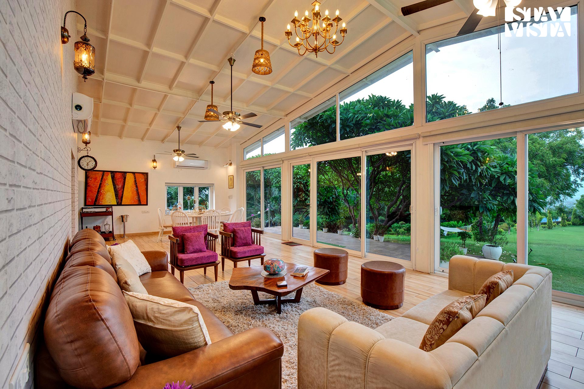 StayVista at Idyllic Farmhouse - A Glasshouse 𝗕𝗢𝗢𝗞 Sohna Farm House