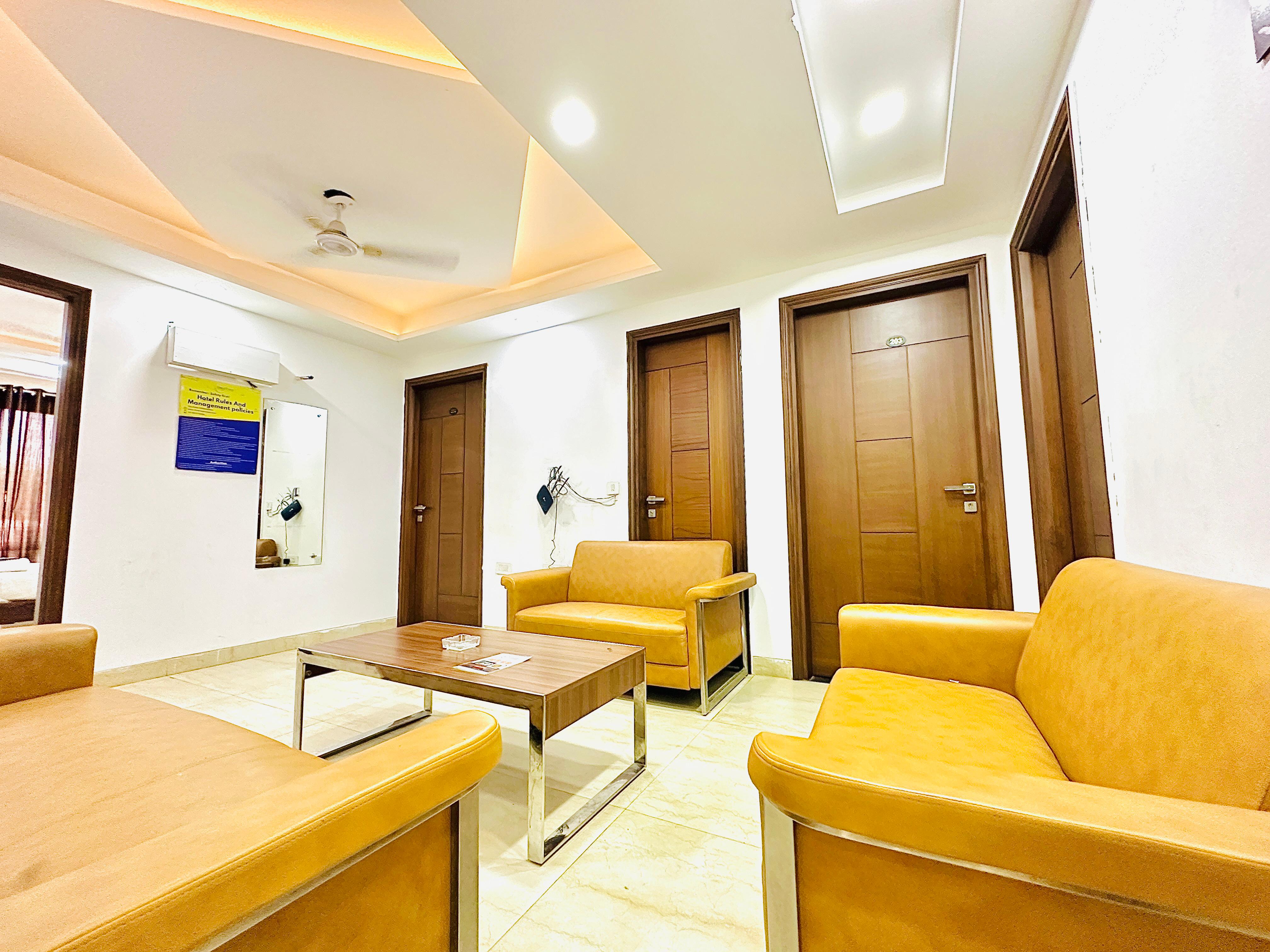 Lime tree Stays Golf Course Extension 𝗕𝗢𝗢𝗞 Gurgaon Hotel