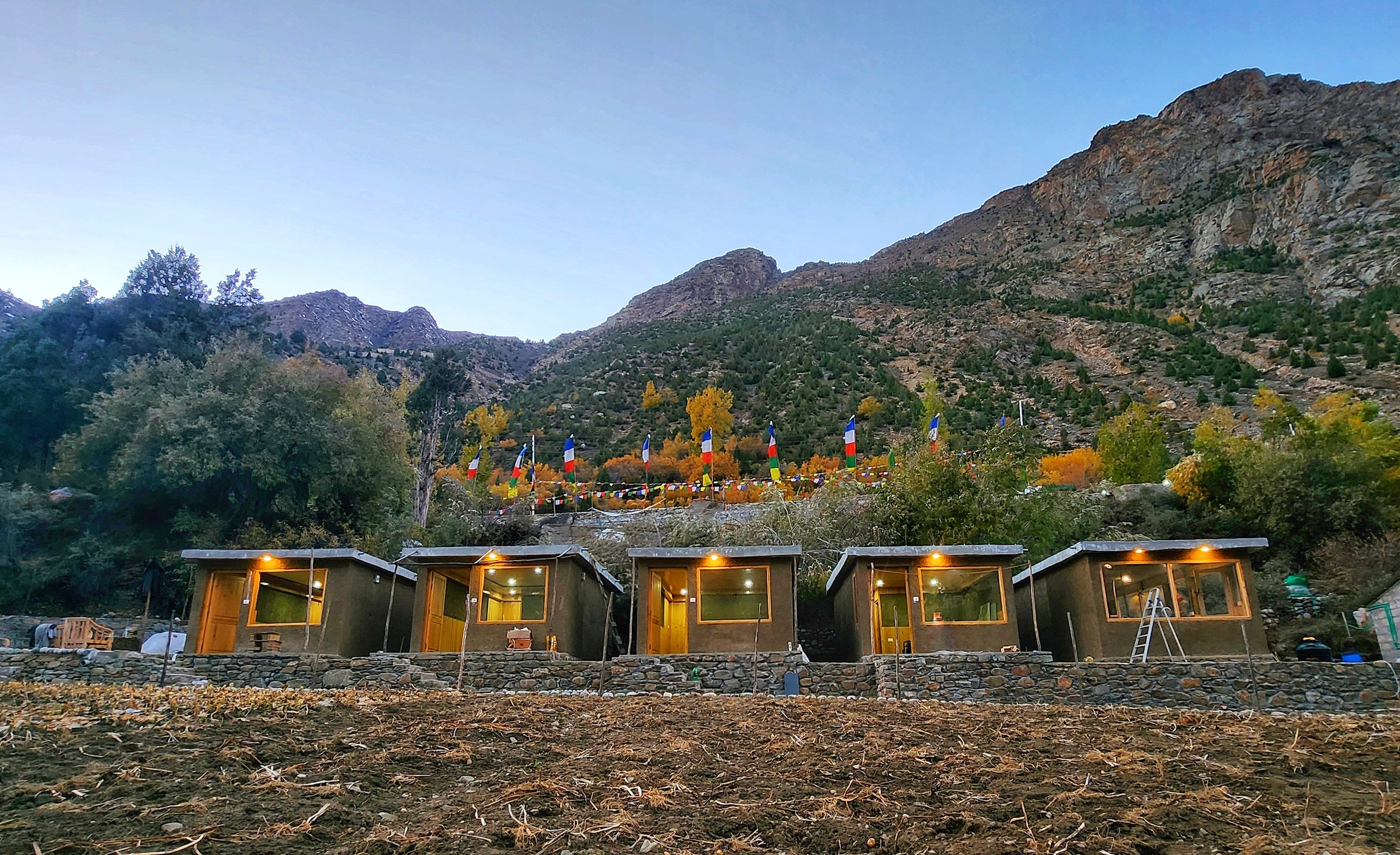 Photos of Cozy Mountain Cottage by the River - Lahaul Hotel on Goibibo