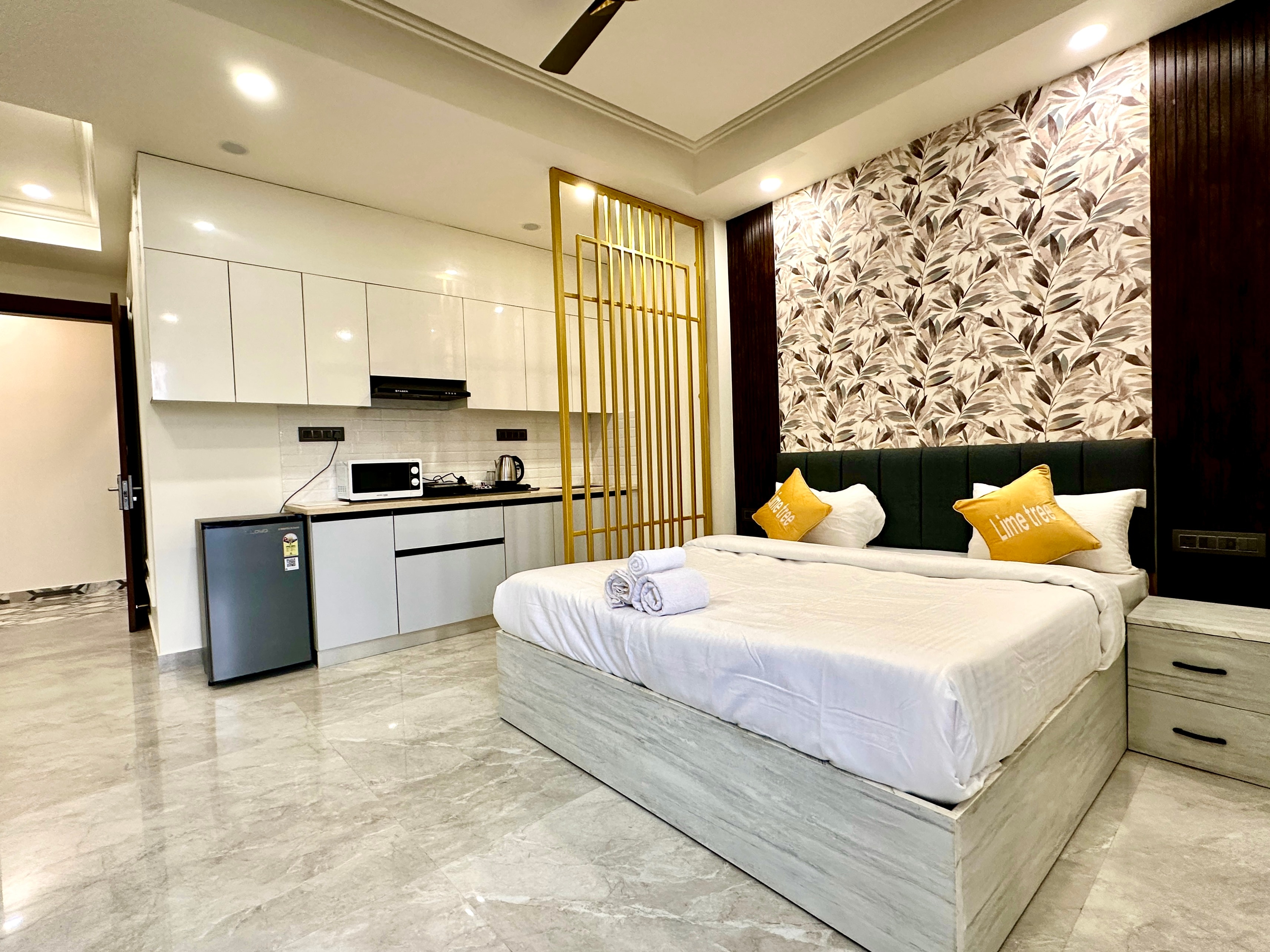 Street Studios By Lime Tree 𝗕𝗢𝗢𝗞 Gurgaon Apartment
