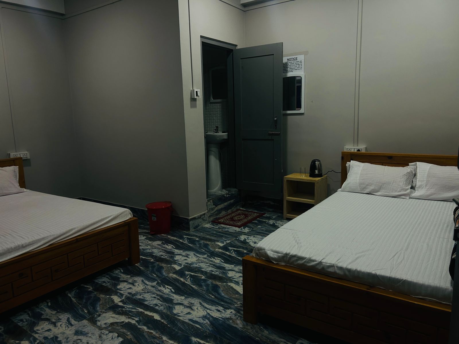 WHISPERING PINES HOMESTAY 𝗕𝗢𝗢𝗞 Bomdila Homestay