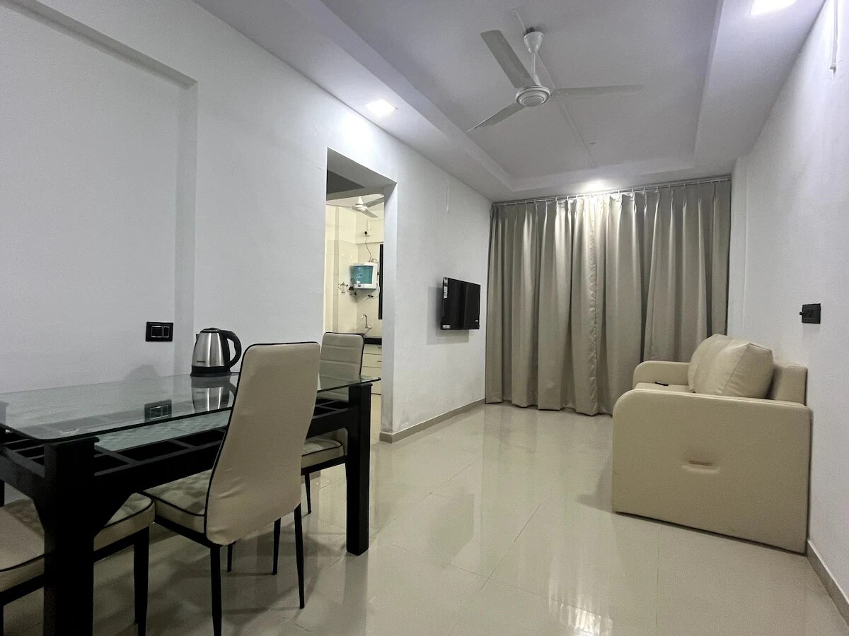 Nicely Designed and Budget Friendly Stay by Four Petals 𝗕𝗢𝗢𝗞 Navi ...