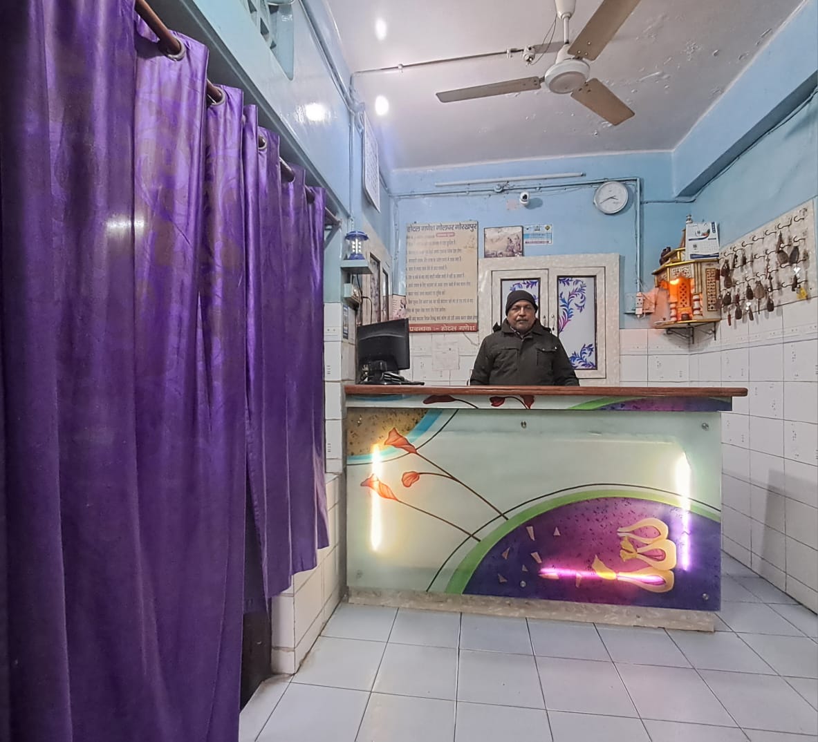Hotel Ganesh 𝗕𝗢𝗢𝗞 Gorakhpur Hotel
