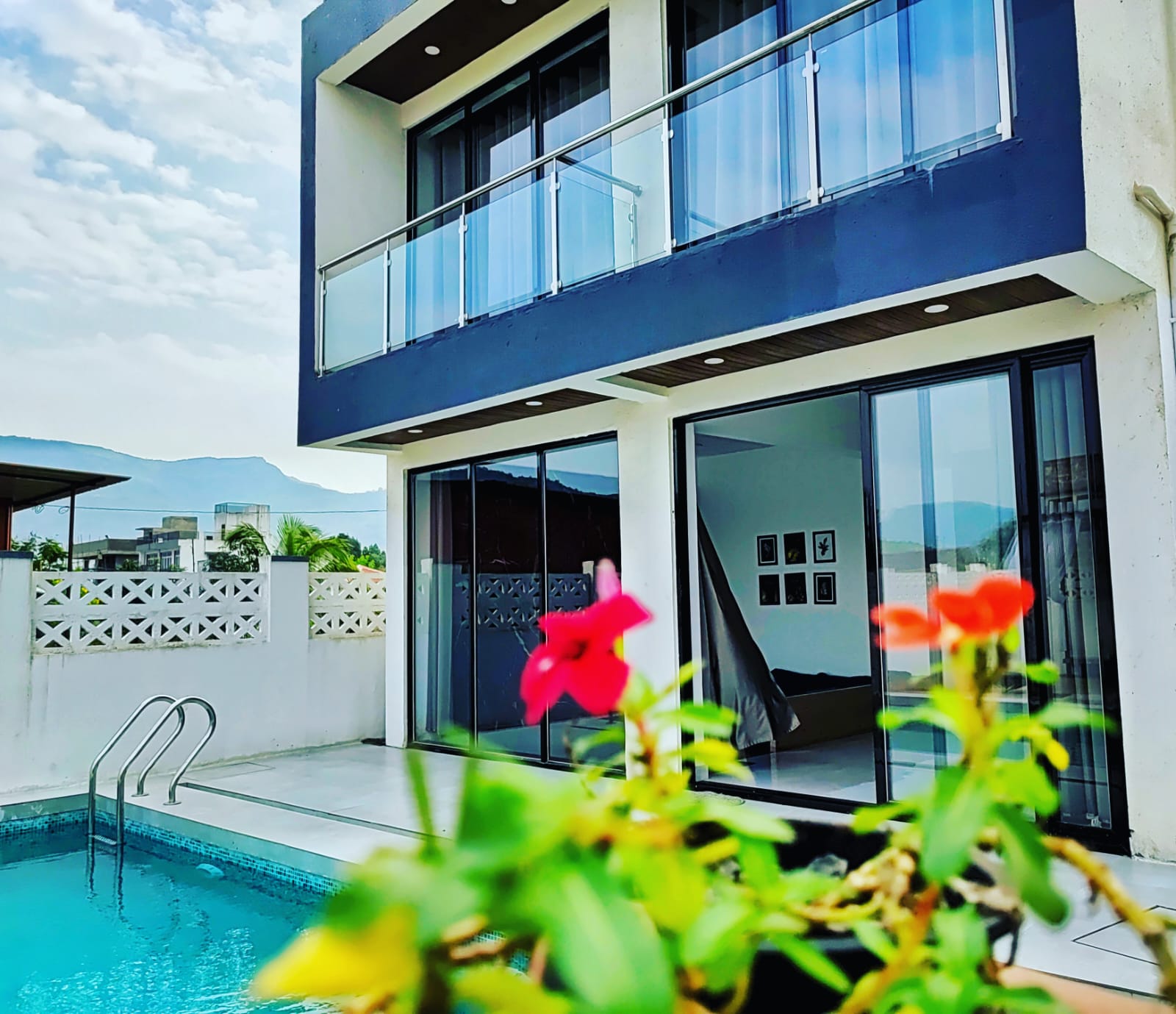 Littlewoods Villa Iris 𝗕𝗢𝗢𝗞 Lonavala Villa