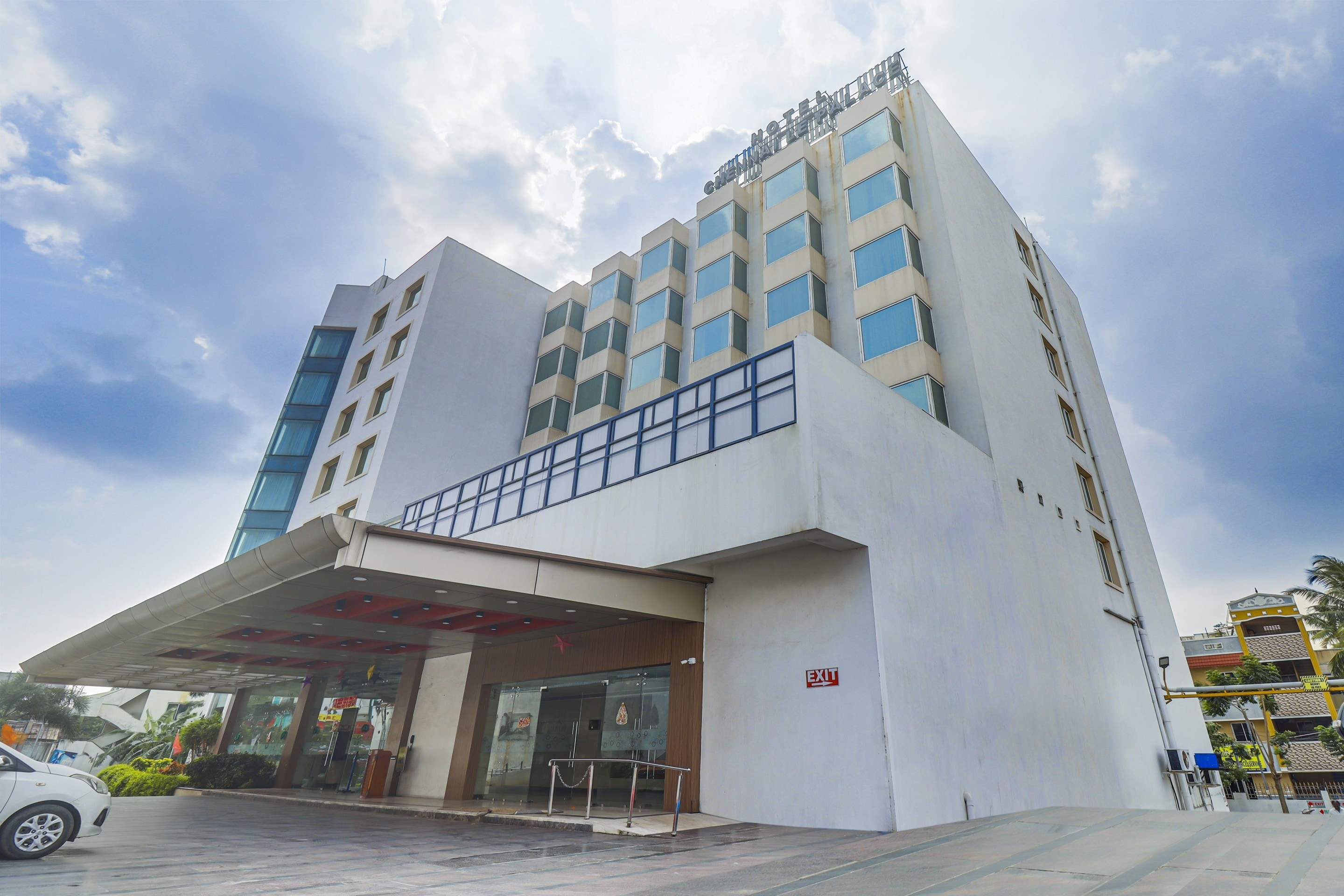 Palette - Hotel chennai le palace 𝗕𝗢𝗢𝗞 Chennai Hotel
