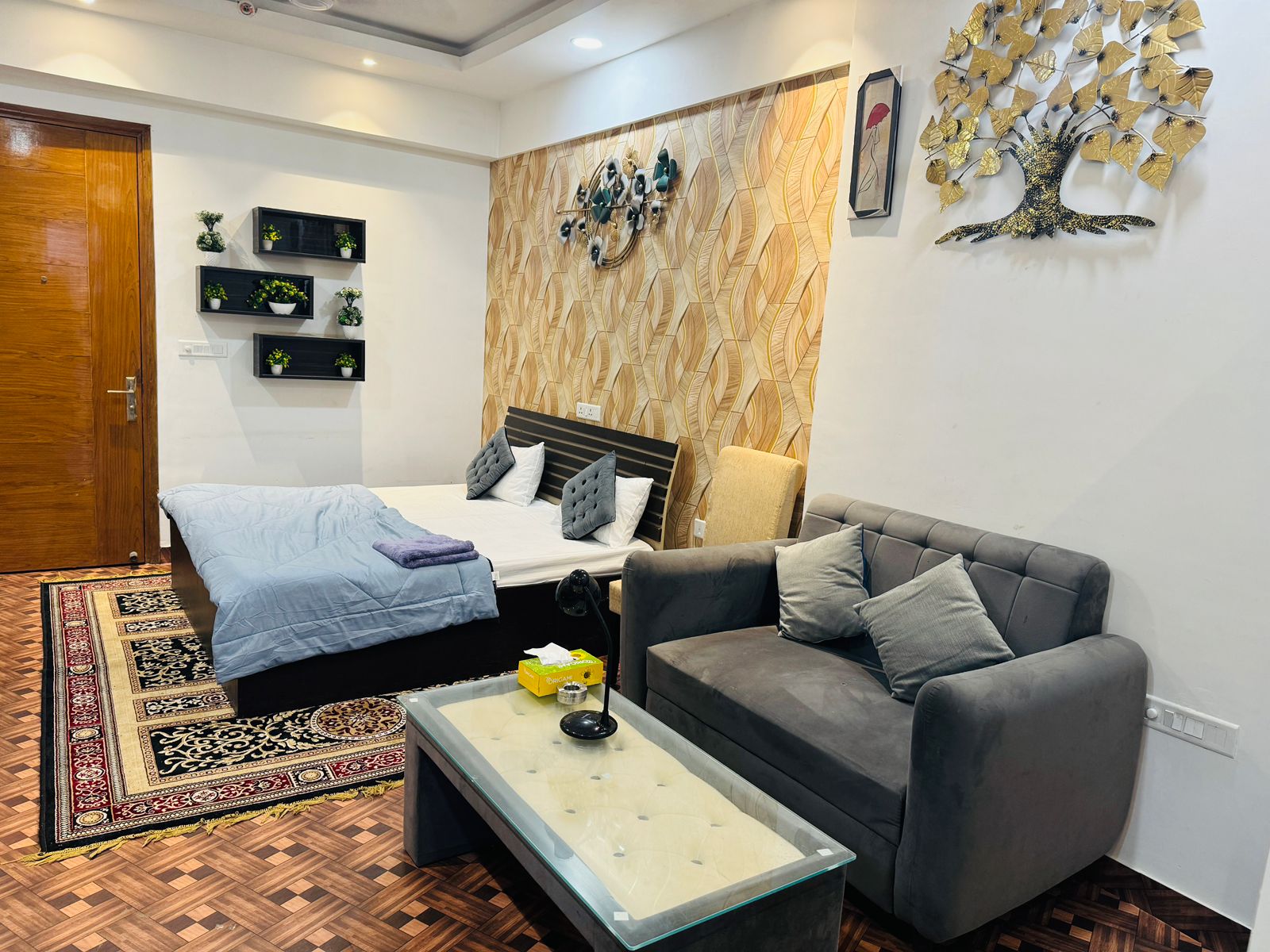 Restify luxury studio 𝗕𝗢𝗢𝗞 Noida Apartment