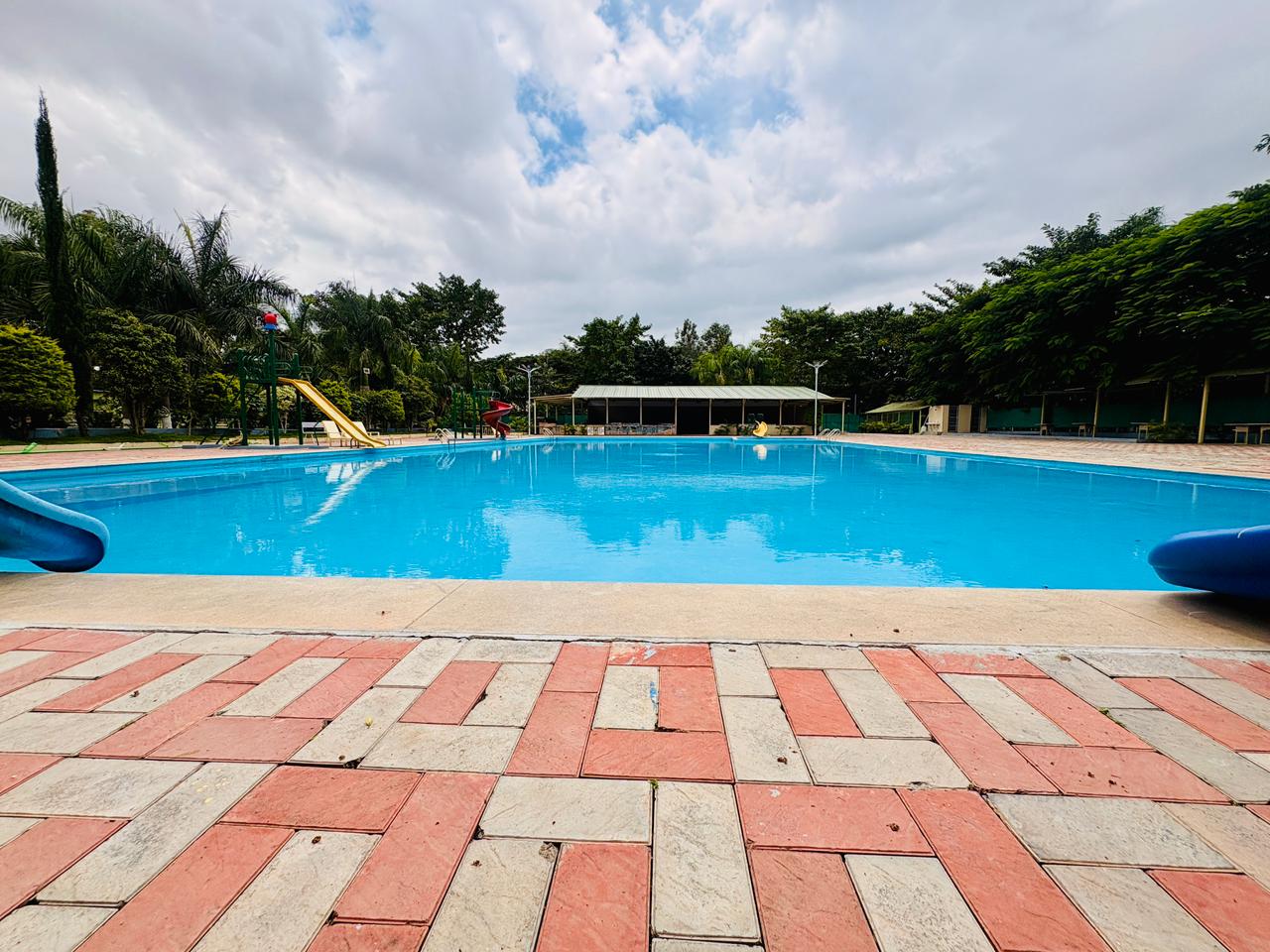 Golden Farm Resorts 𝗕𝗢𝗢𝗞 Bangalore Resort