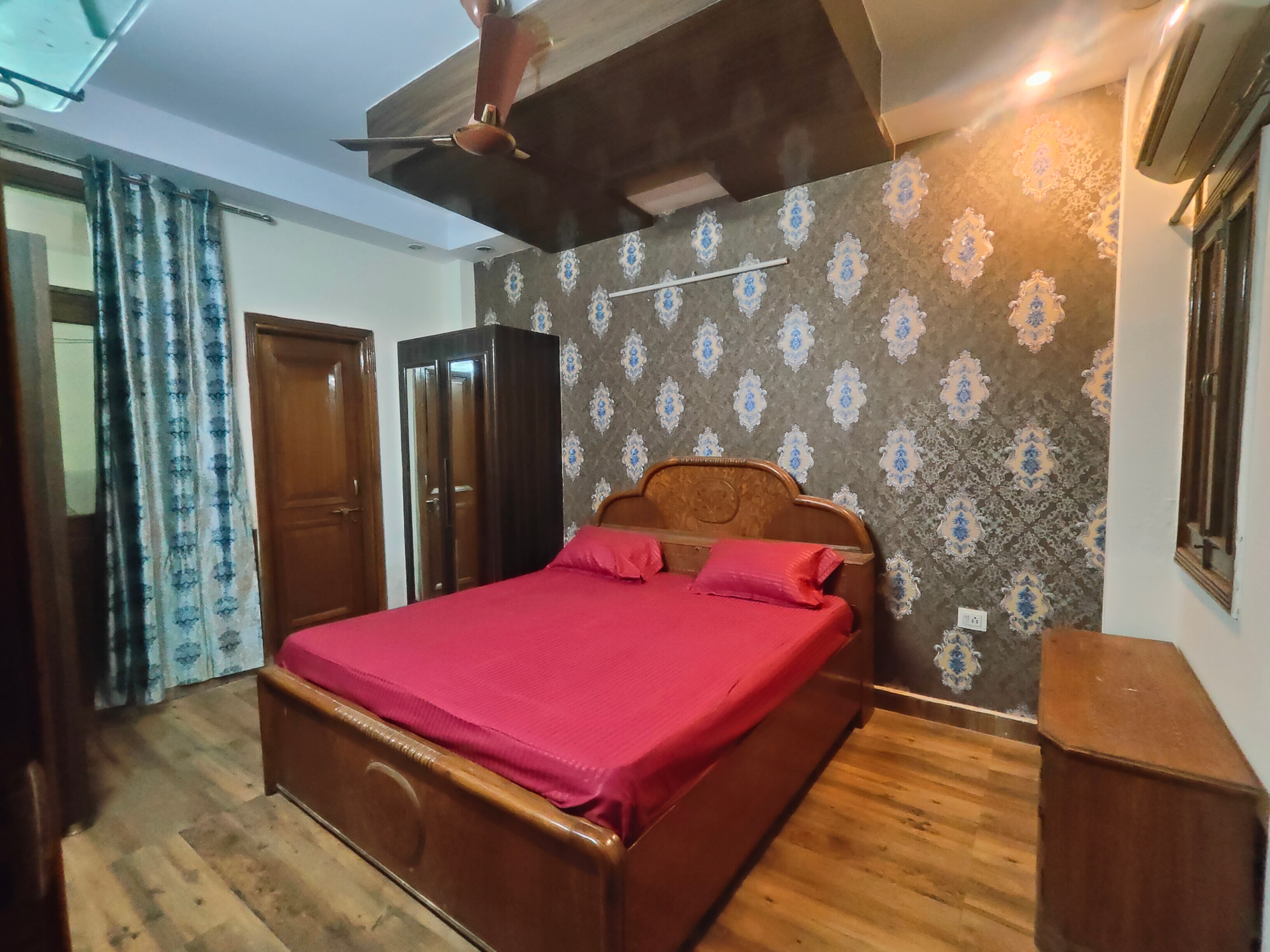 Celestial Homes 4 BHK floor with Kitchen 𝗕𝗢𝗢𝗞 Ghaziabad Homestay