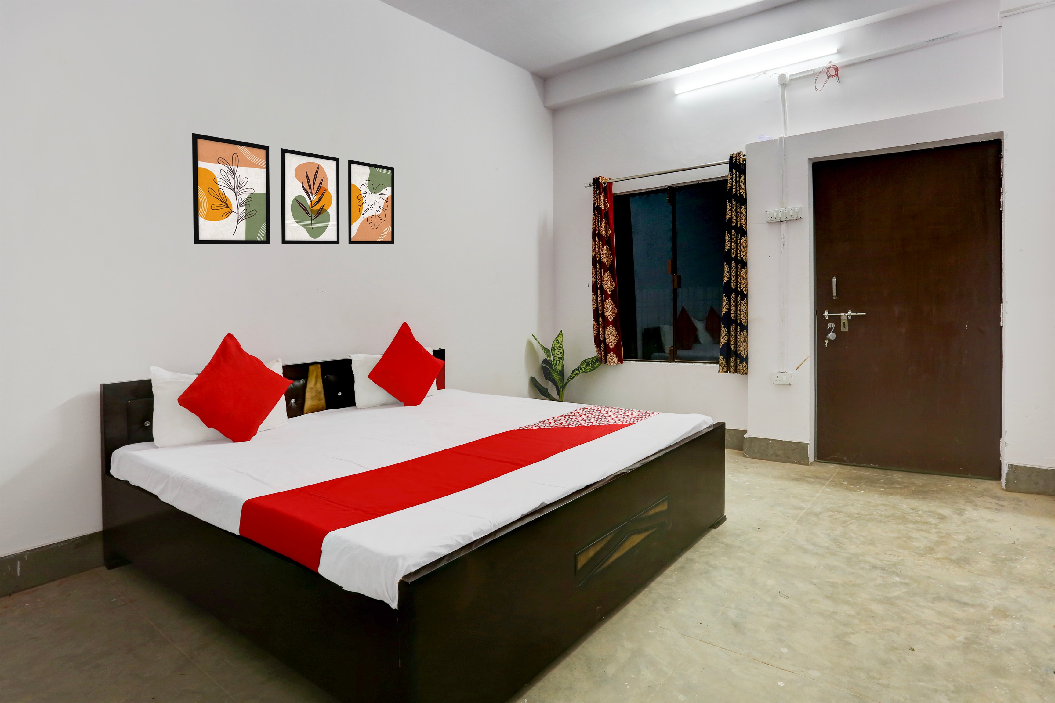Hotel O Mall Palace 𝗕𝗢𝗢𝗞 Malihabad Hotel