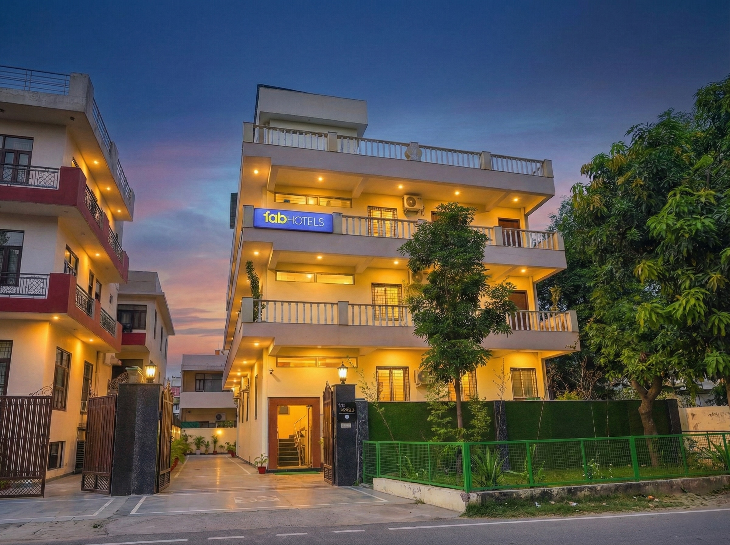 FabHotel Sai Village 𝗕𝗢𝗢𝗞 Manesar Hotel